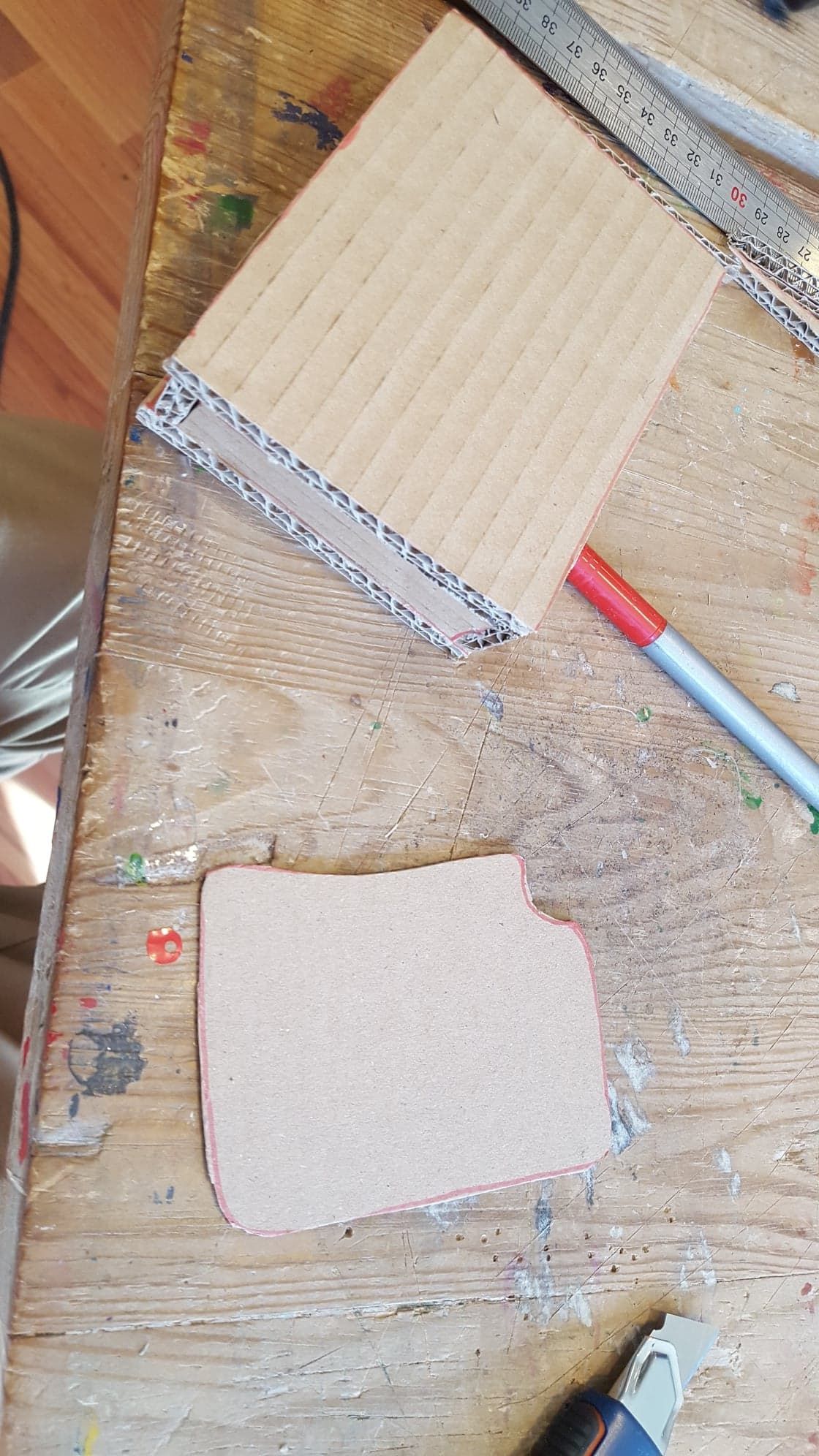 Cardboard Loot Llama Fortnite : 10 Steps (with Pictures) - Instructables