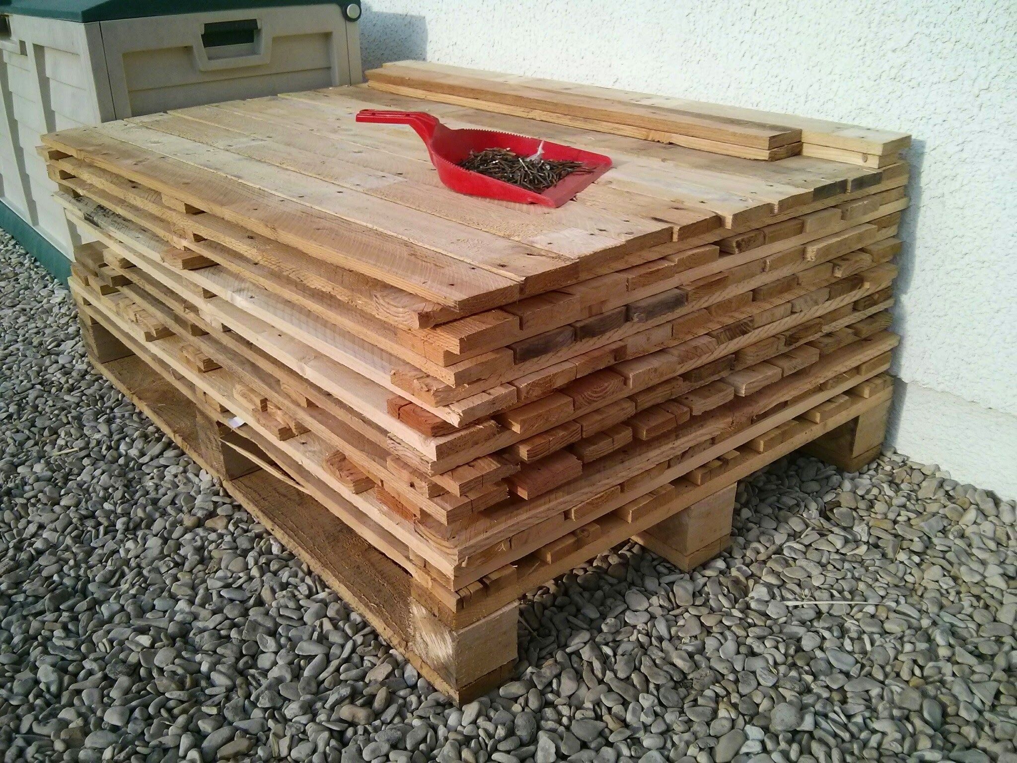 Make a Children's Log Cabin With Pallets : 10 Steps (with Pictures ...