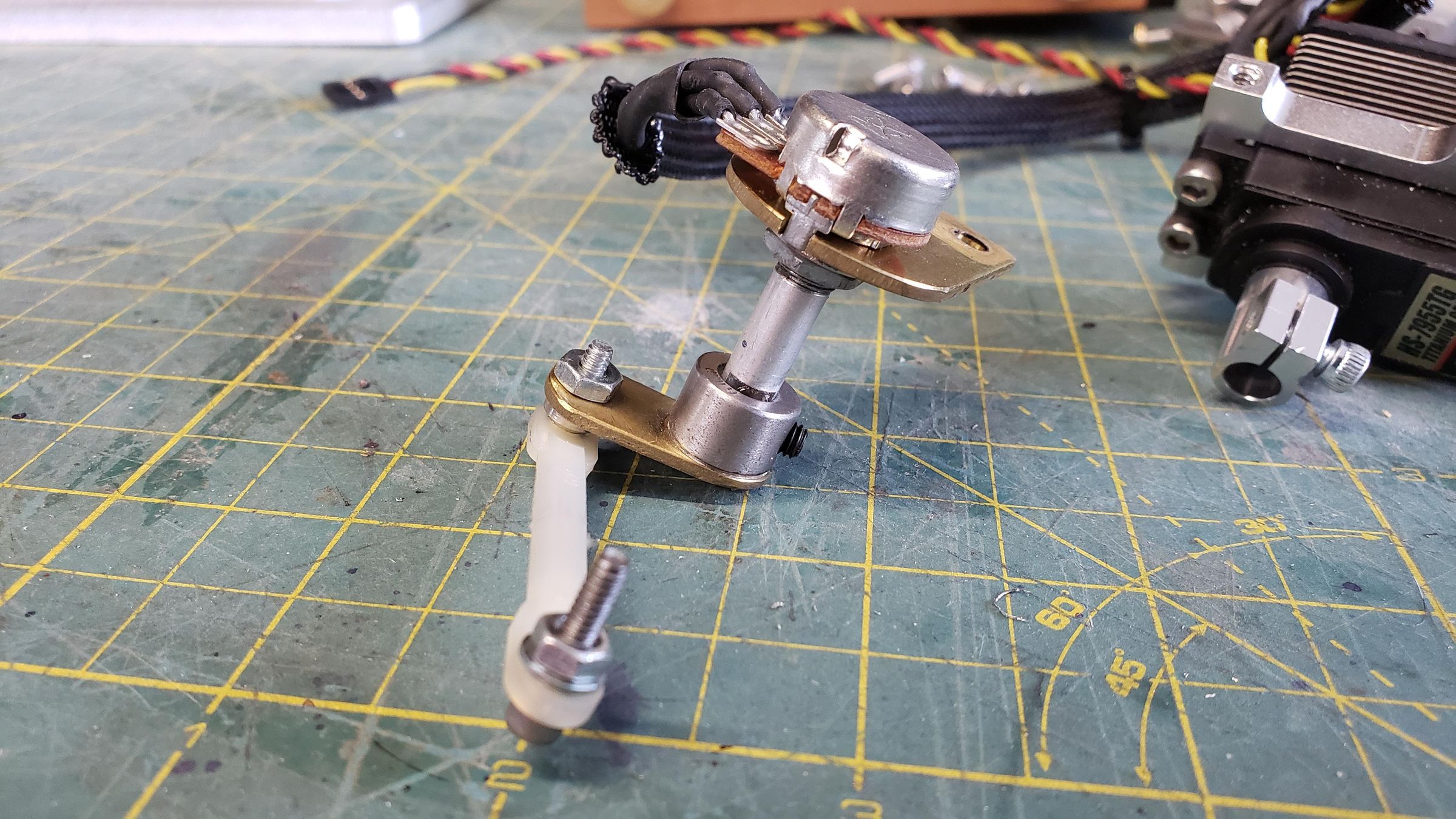 Animatronic Cosplay Wing Mechanics : 8 Steps (with Pictures ...