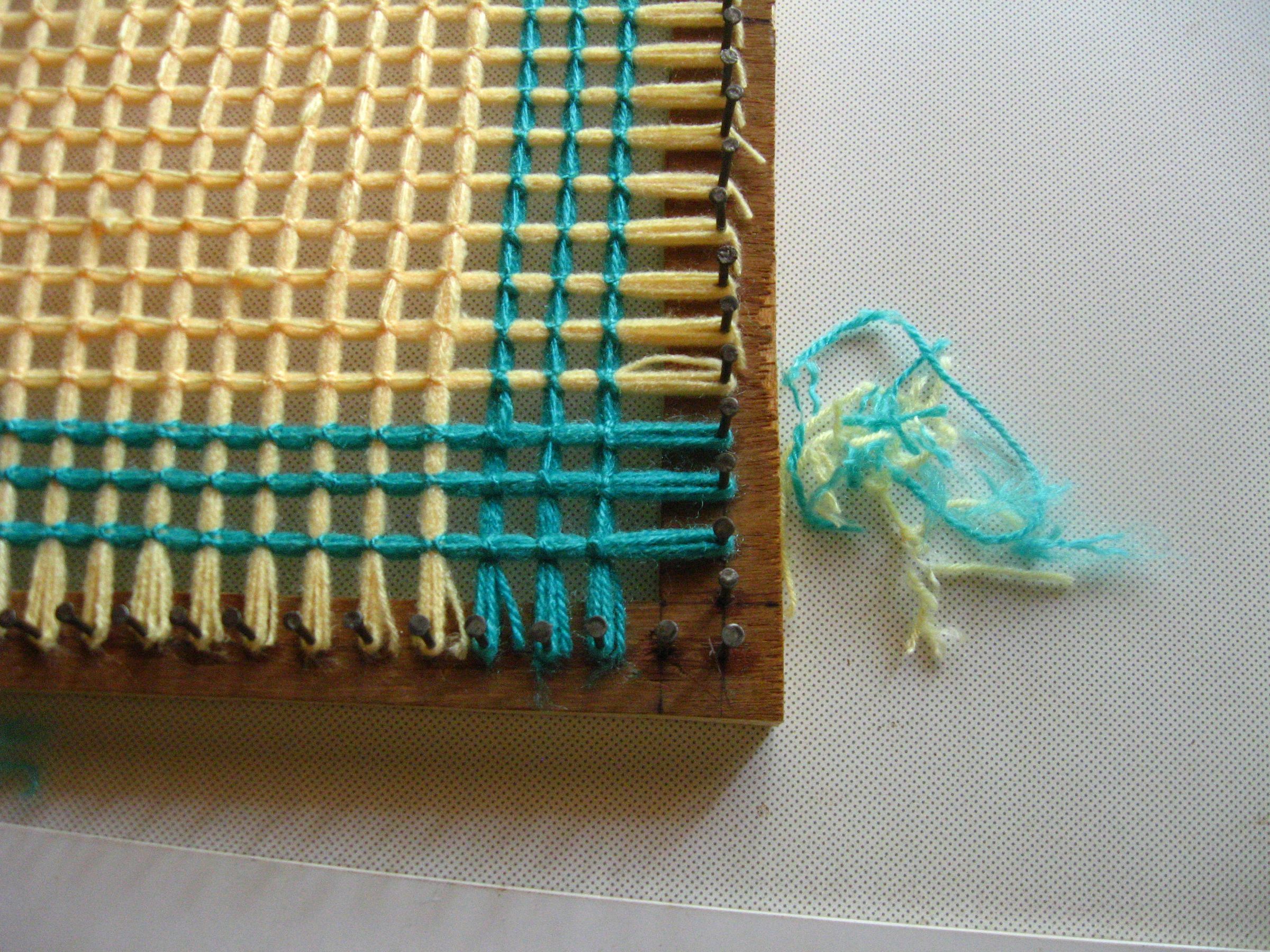 How to Weave a Criss-Cross Table Mat With Home-made Loom : 12 Steps ...