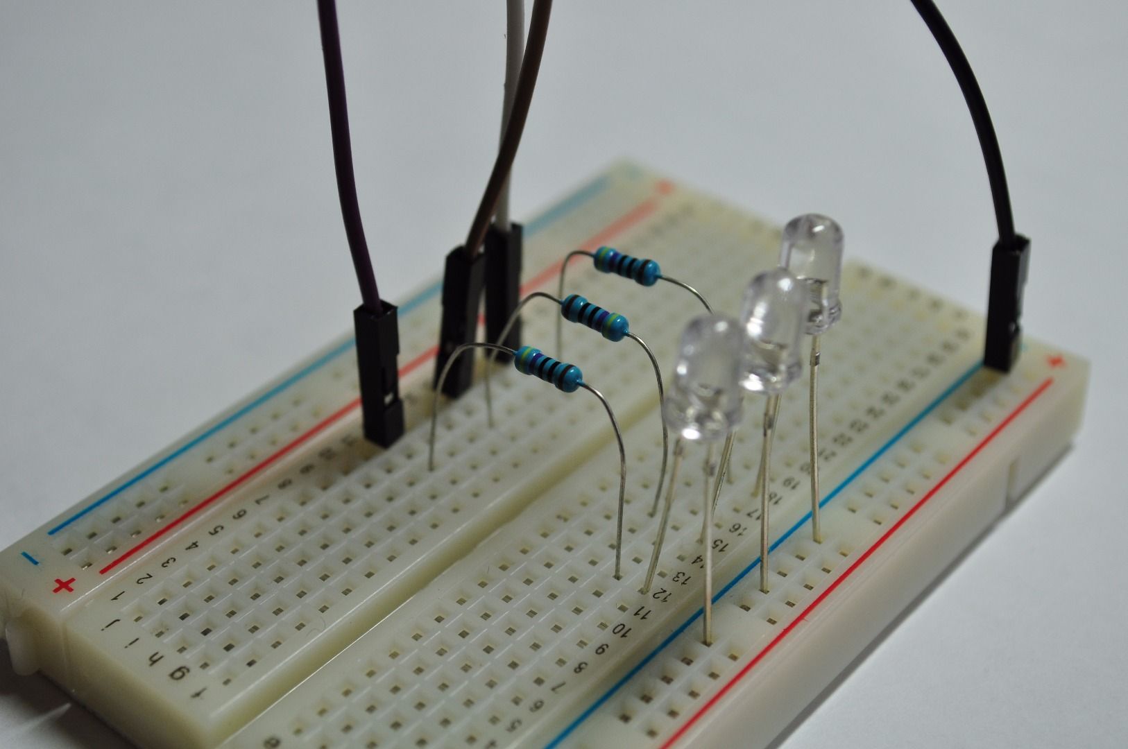 Simple Arduino LED Flag Flasher : 4 Steps (with Pictures) - Instructables