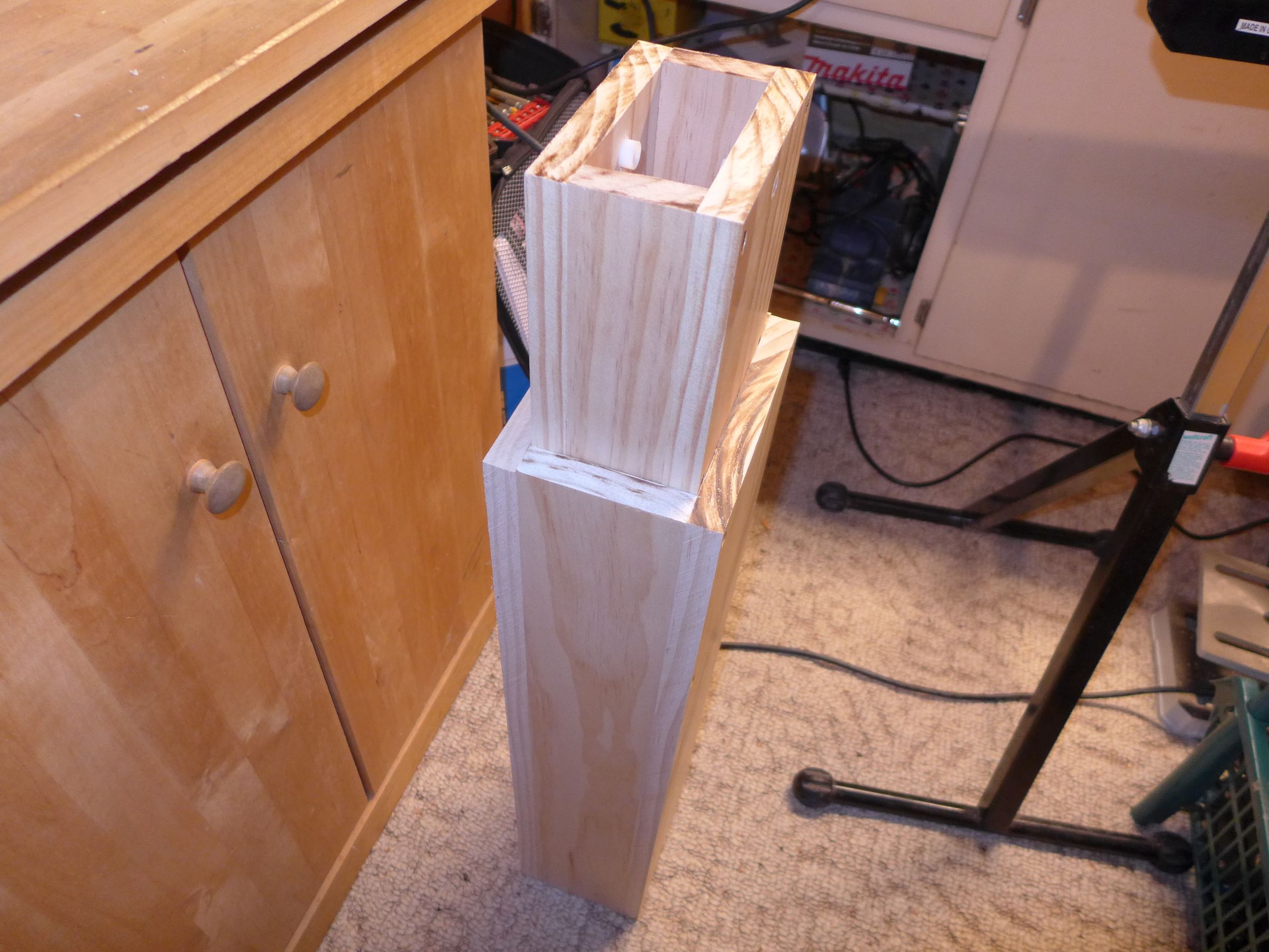 Electric Height Adjustable Desk : 6 Steps - Instructables