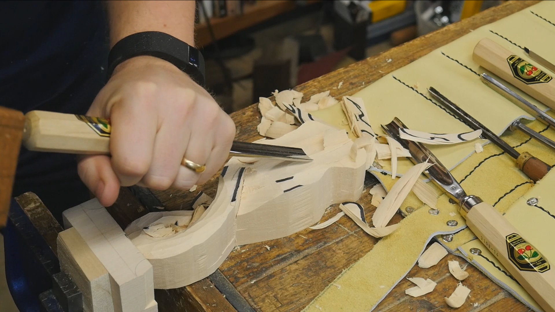 How to Learn Small Sculptural Carving : 8 Steps (with Pictures ...