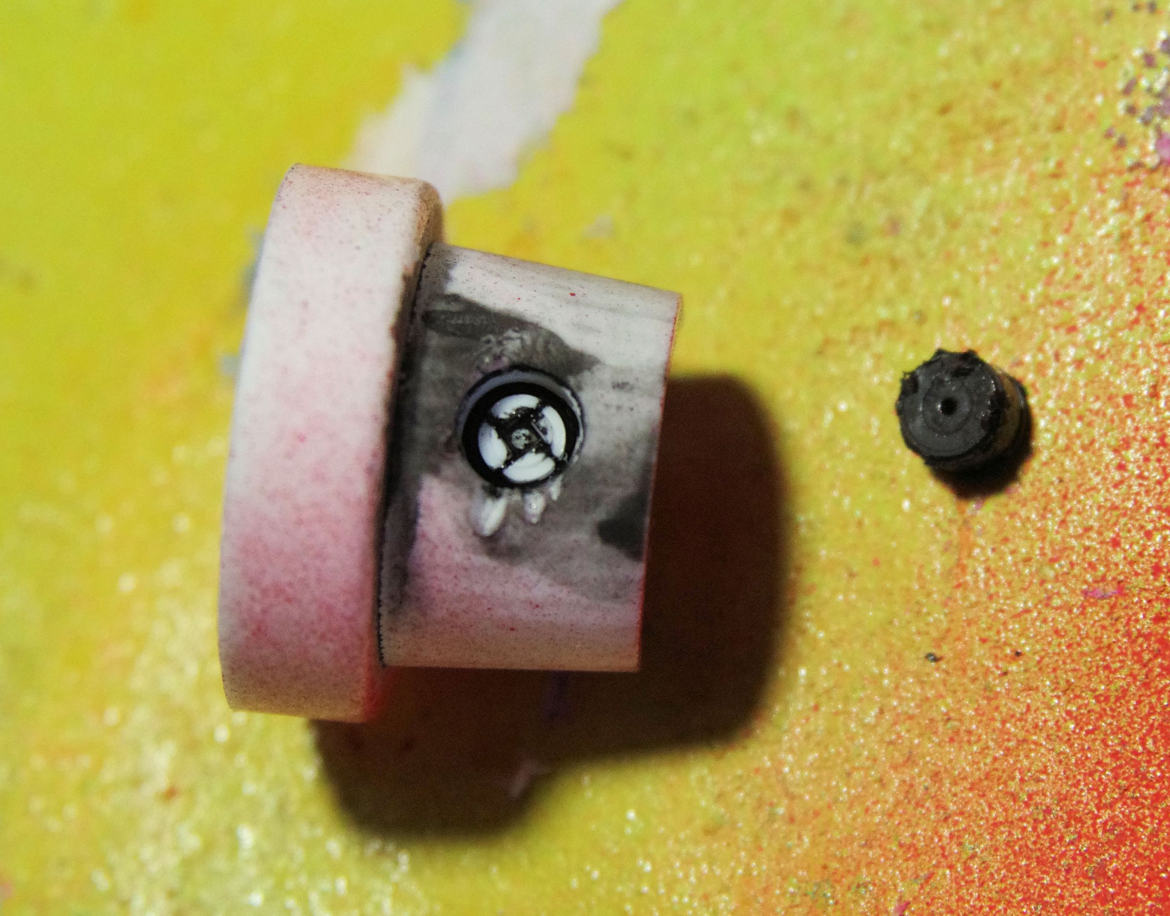 Unclogging Rust-Oleum Nozzle : 4 Steps (with Pictures) - Instructables