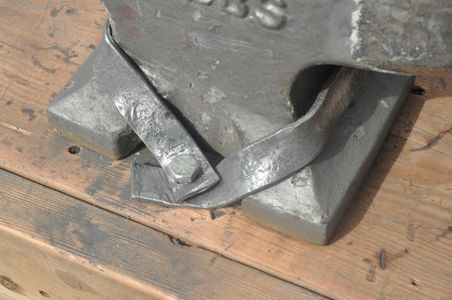 Anvil Stand : 9 Steps (with Pictures) - Instructables