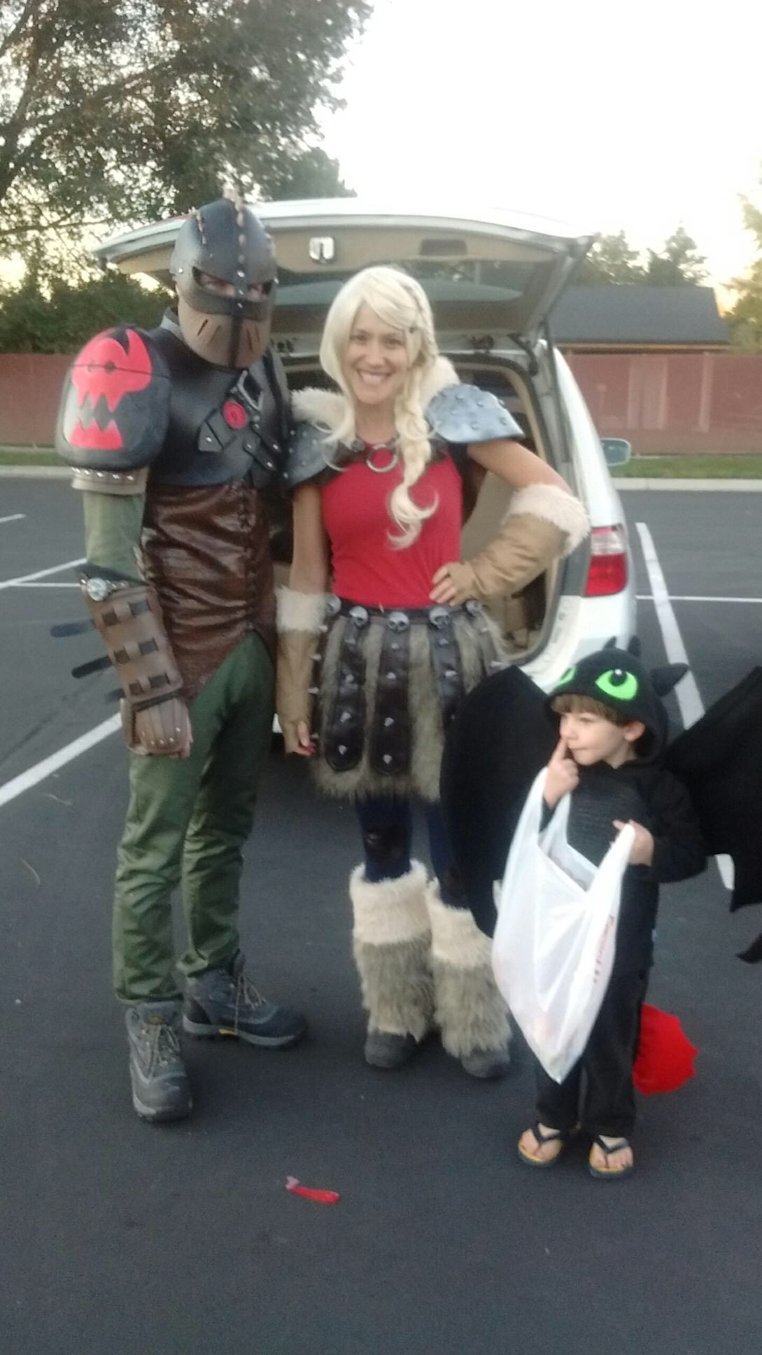 Easy Toothless Costume : 7 Steps (with Pictures) - Instructables