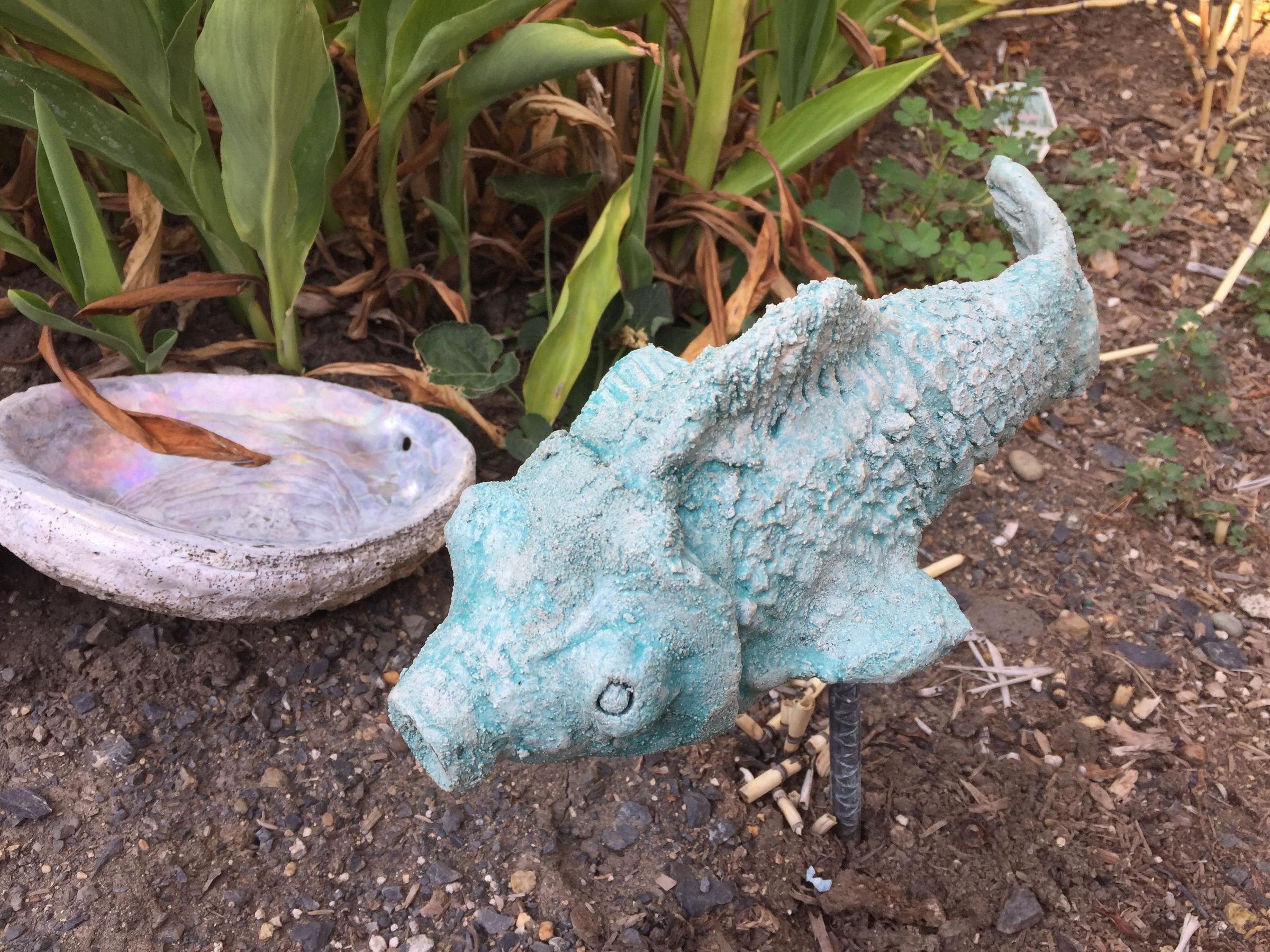 Concrete Garden Fish From Plastic Water Bottles : 4 Steps (with ...