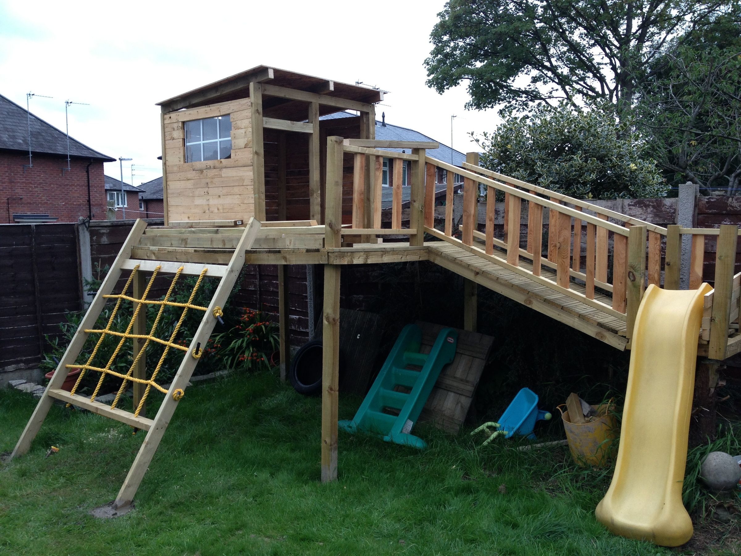 Playhouse Fort : 9 Steps (with Pictures) - Instructables