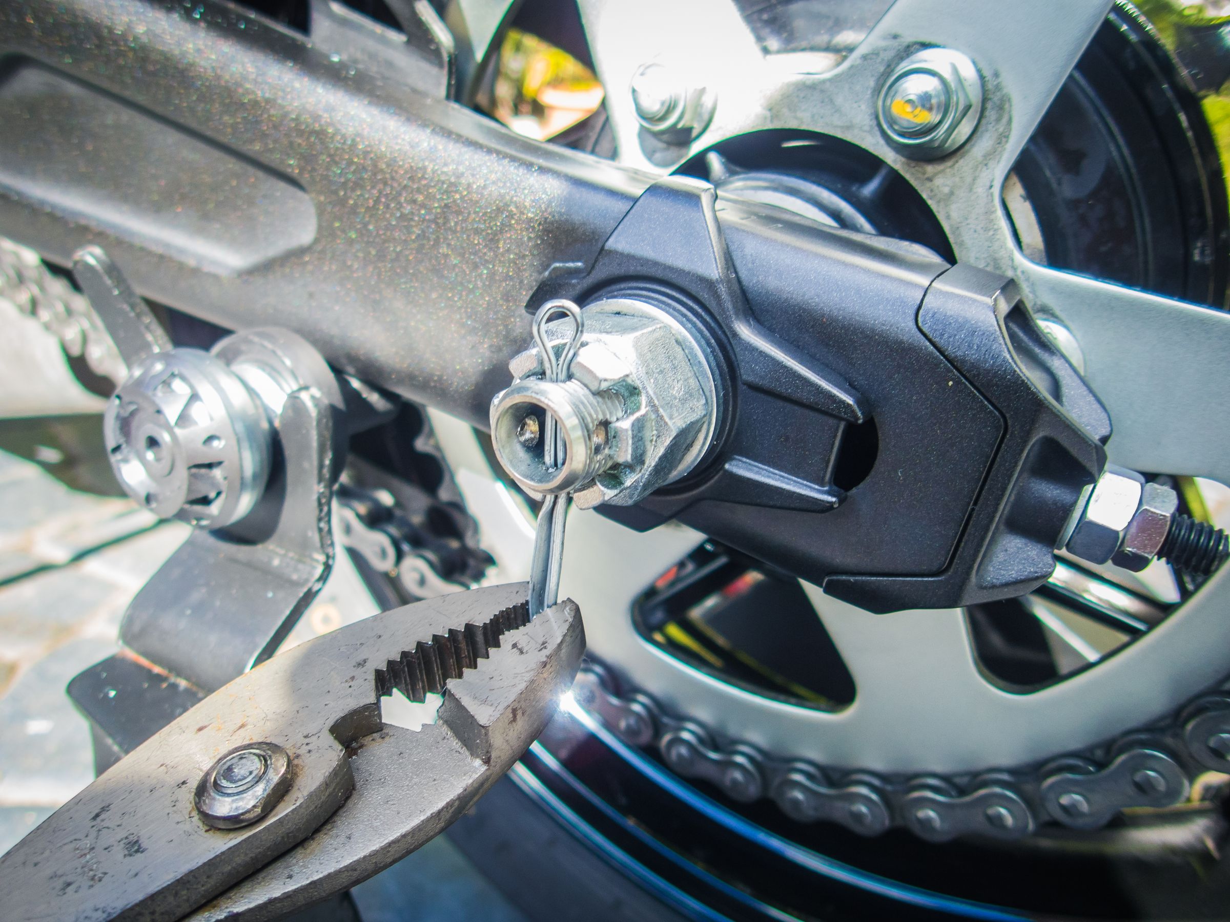 DIY - Motorcycle Chain Tension Adjustment & Rear Wheel Alignment : 13 ...