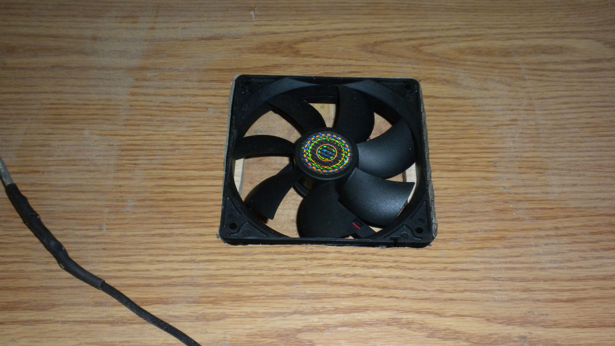 Creating a Custom Desk Fan / Laptop Cooler! : 6 Steps - Instructables