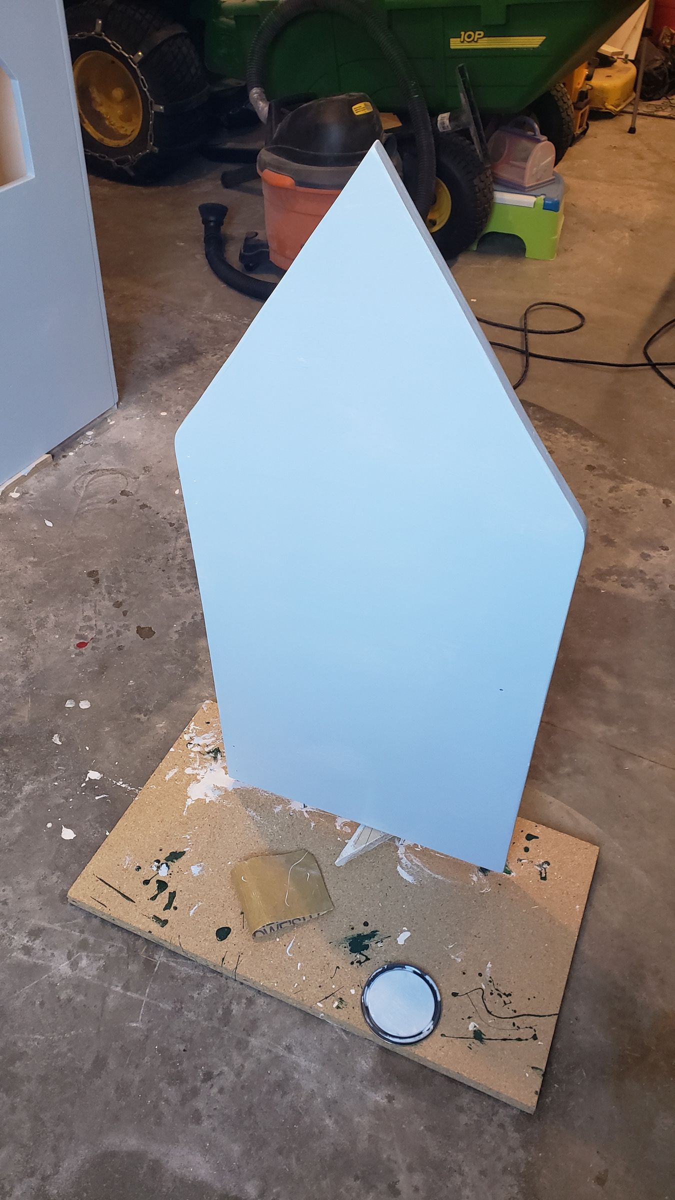 Under-the-Stairs Elsa Ice Castle : 13 Steps (with Pictures) - Instructables