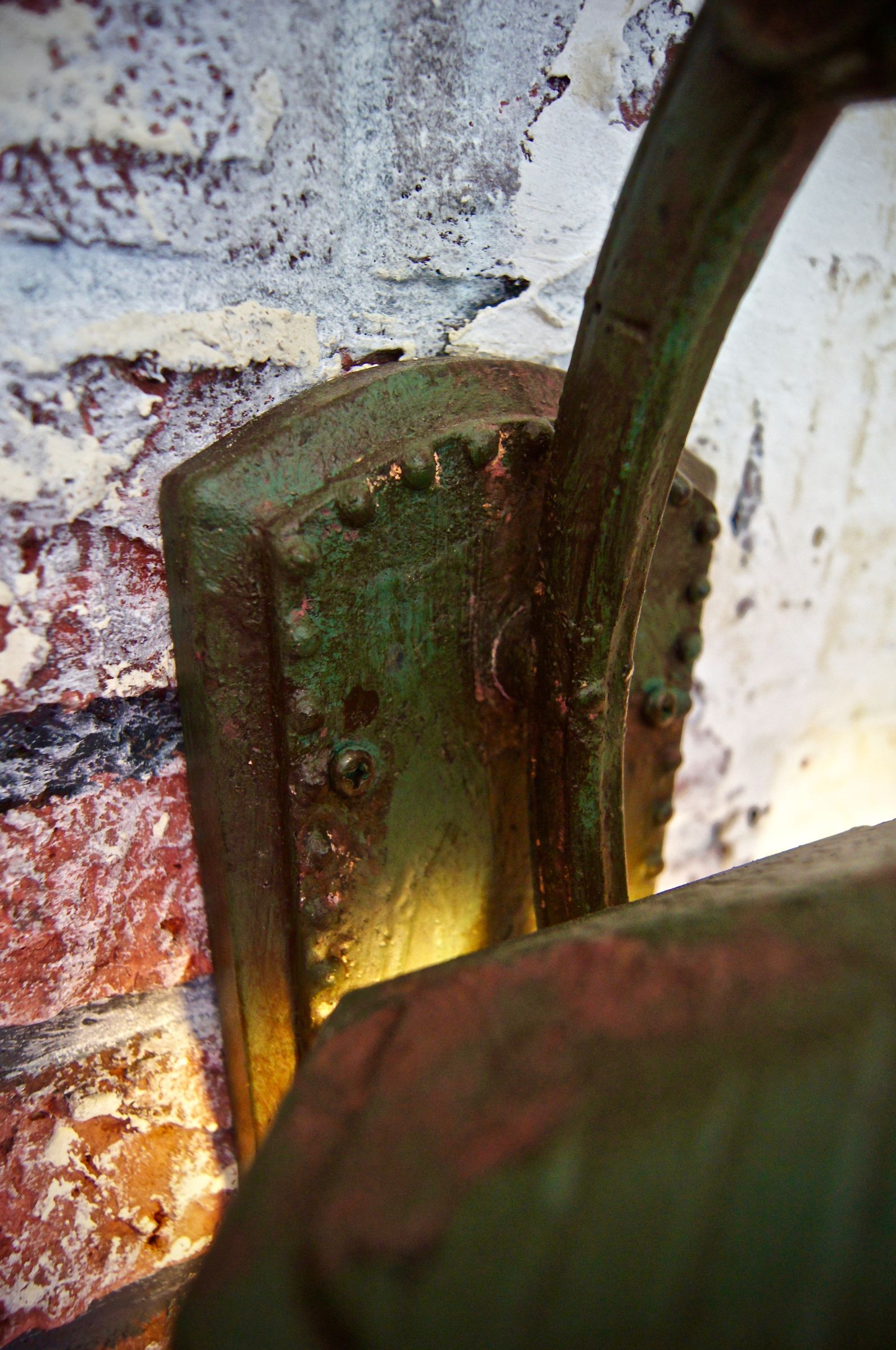 Faux Rusty Wall Light! : 7 Steps (with Pictures) - Instructables