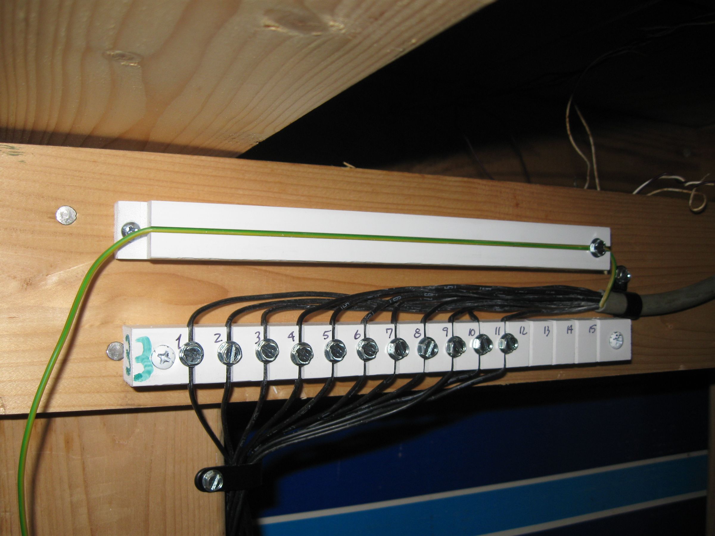 Insulation Displacement Screw Terminals : 4 Steps (with Pictures ...