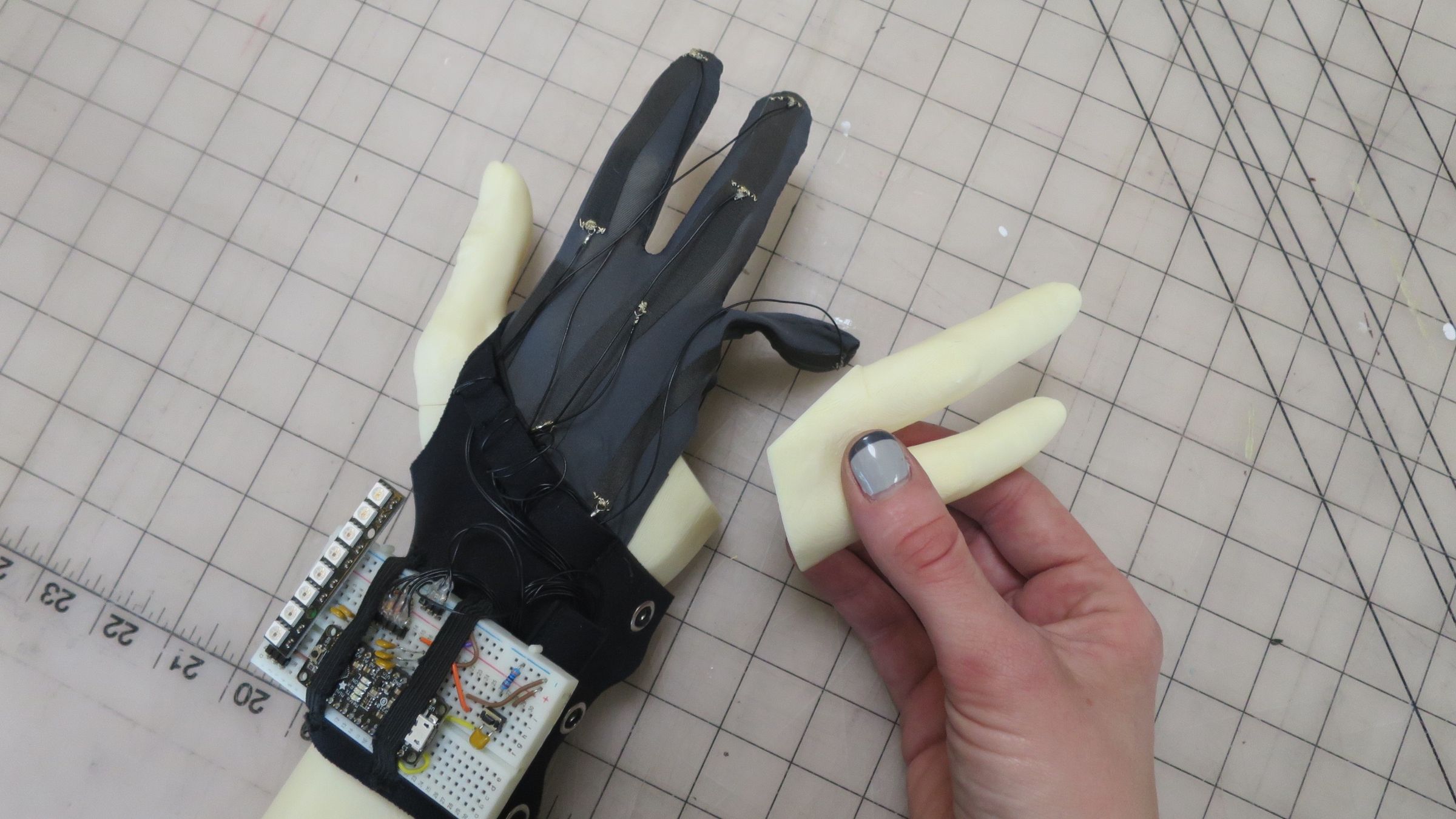 3D Scanning My Hand and Printing the Perfect Glove Mannequin : 8 Steps ...
