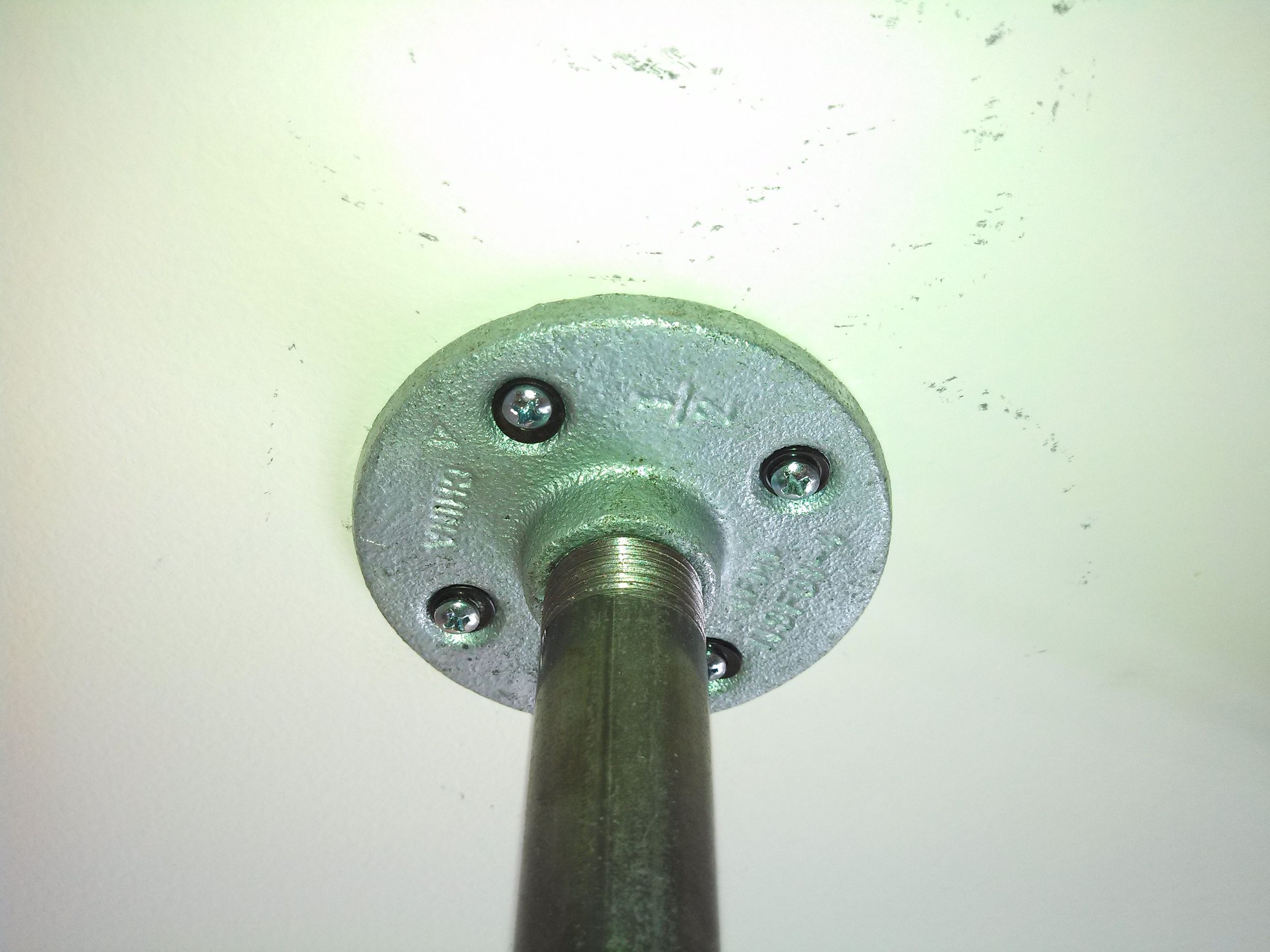 DIY Low Cost Porjector Ceiling Mount (with Pictures) - Instructables