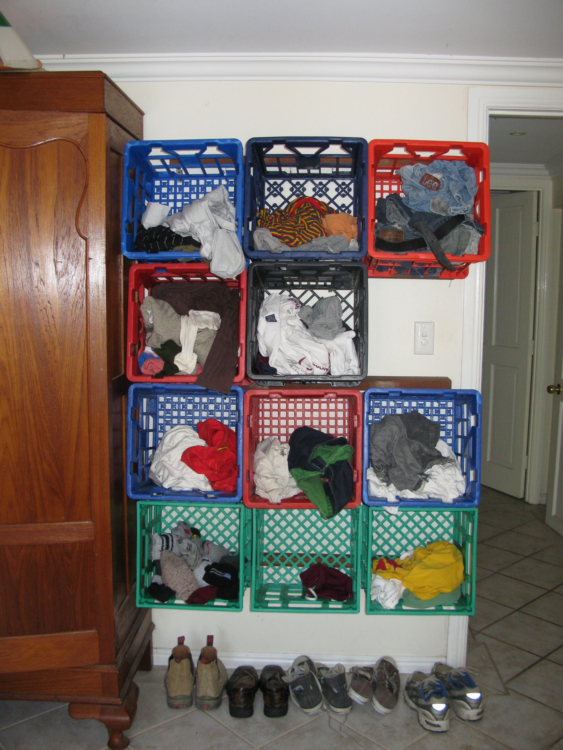 Milk Crate Clothing Storage : 3 Steps - Instructables