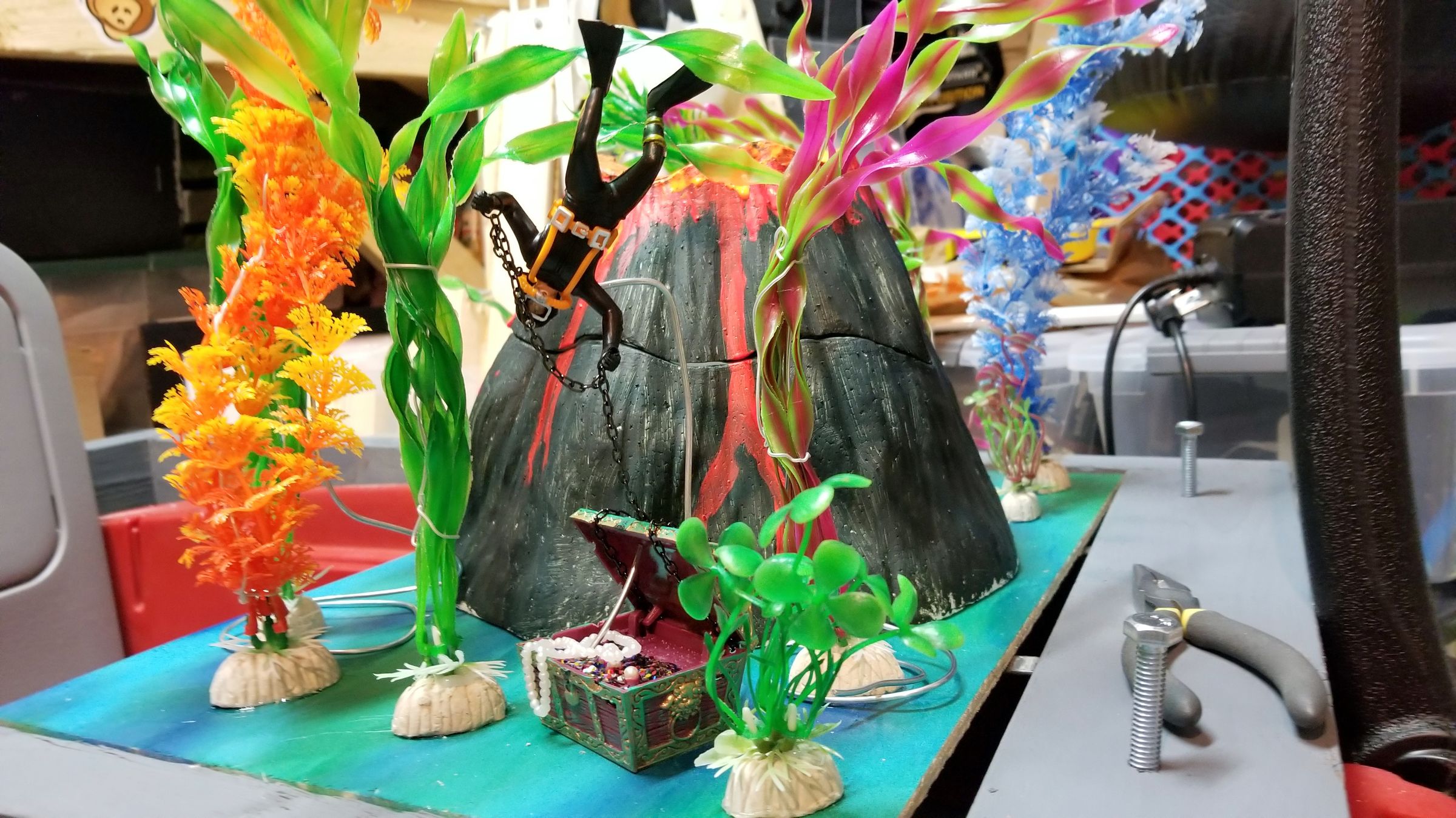 “Finding Nemo” Mobile Aquarium With Bubble Volcano & LEDs : 33 Steps ...