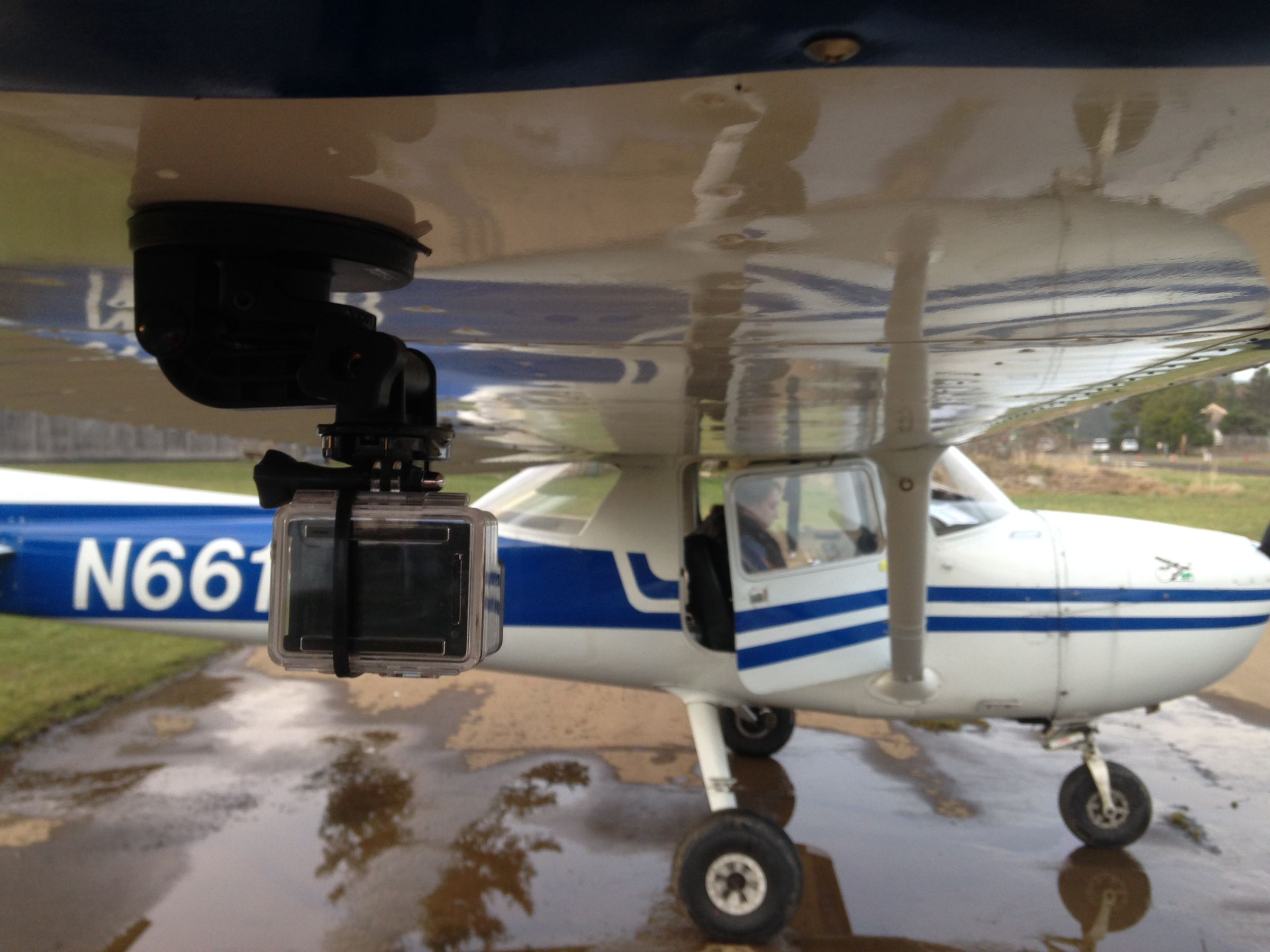 Mounting a Camera on a Plane : 5 Steps - Instructables