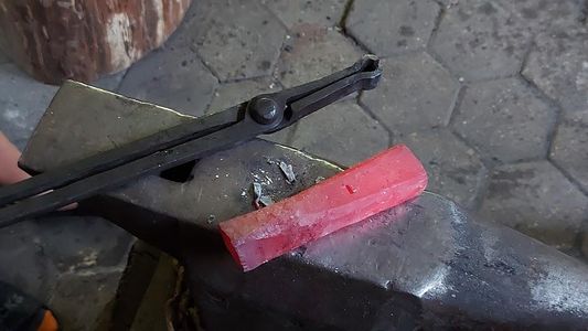 Forging a Hot Cut Blacksmiths Tool : 6 Steps (with Pictures ...