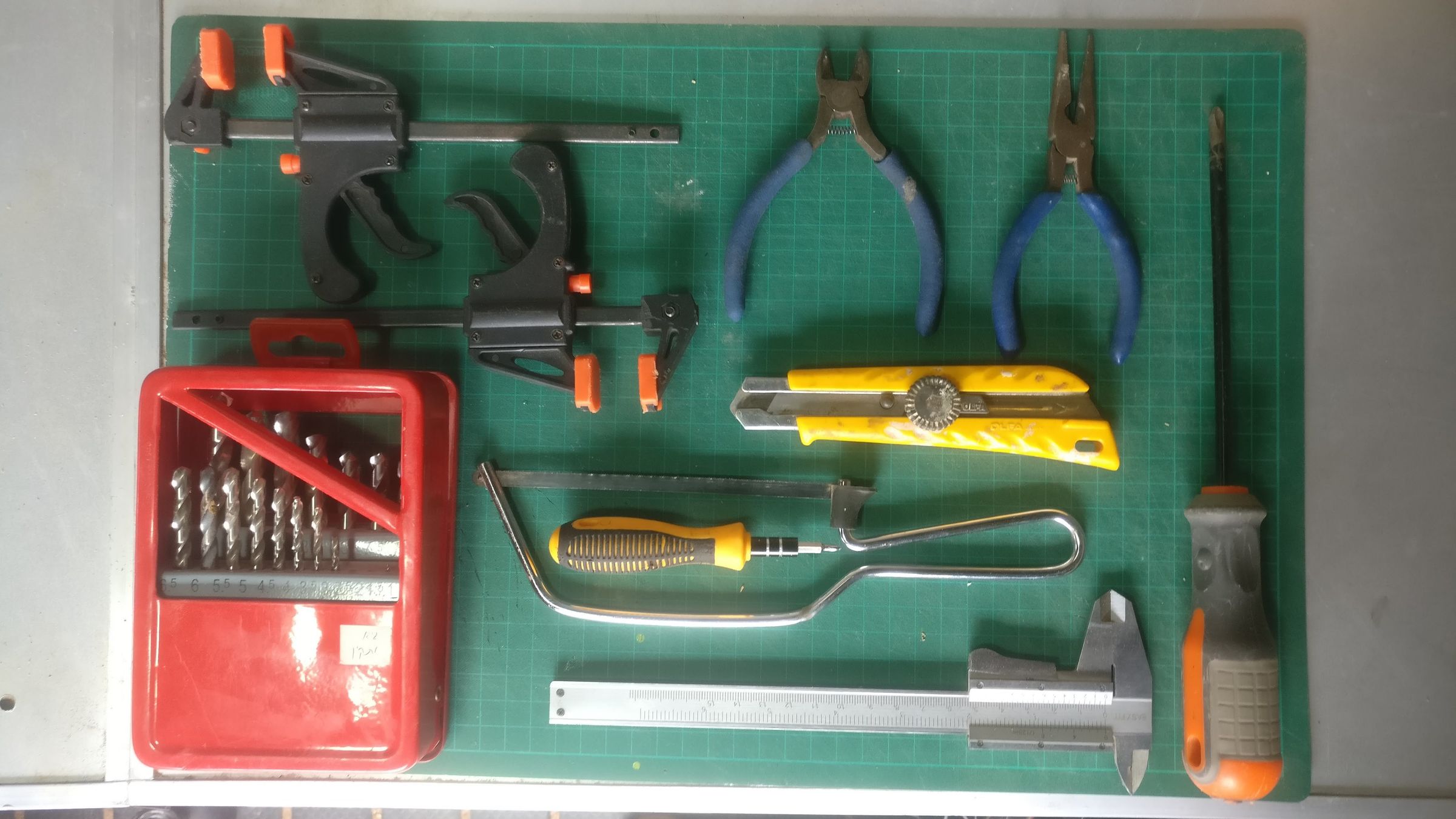 Mini Cajon With Tunable Snare! : 4 Steps (with Pictures) - Instructables