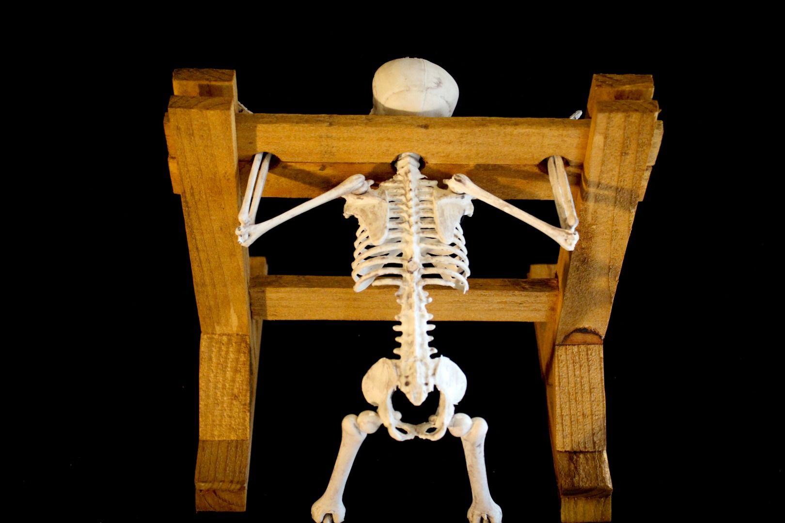 Mini Pillory (Stocks) : 20 Steps (with Pictures) - Instructables