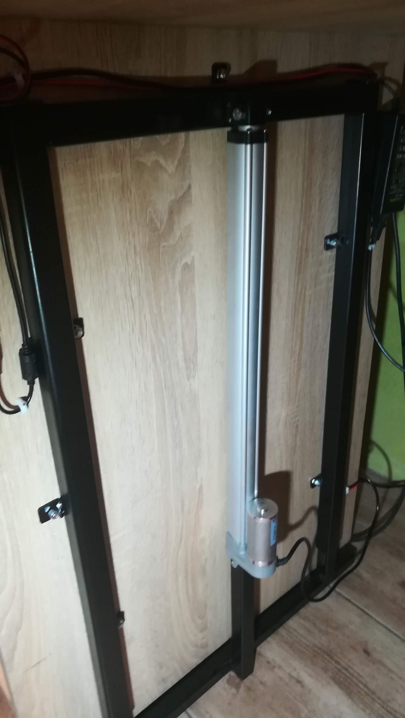 DIY Height Adjustable Standing Desks : 4 Steps (with Pictures ...