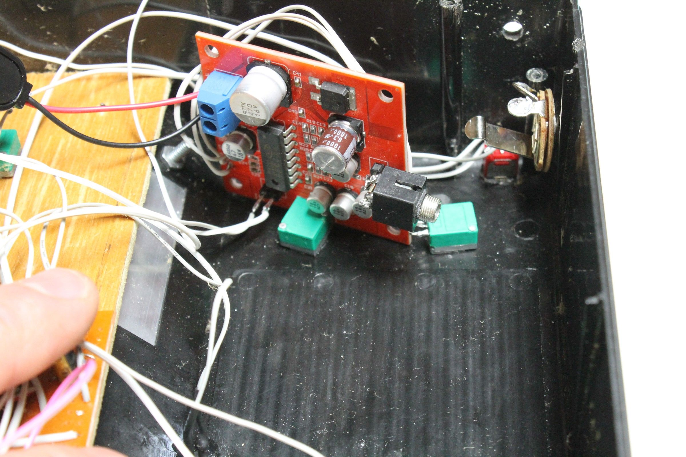 Dub Siren Synth - 555 Timers : 14 Steps (with Pictures) - Instructables