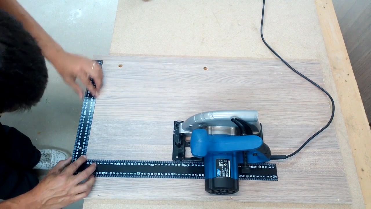 How to Make a Homemade Table Saw With Circular Saw : 6 Steps (with ...