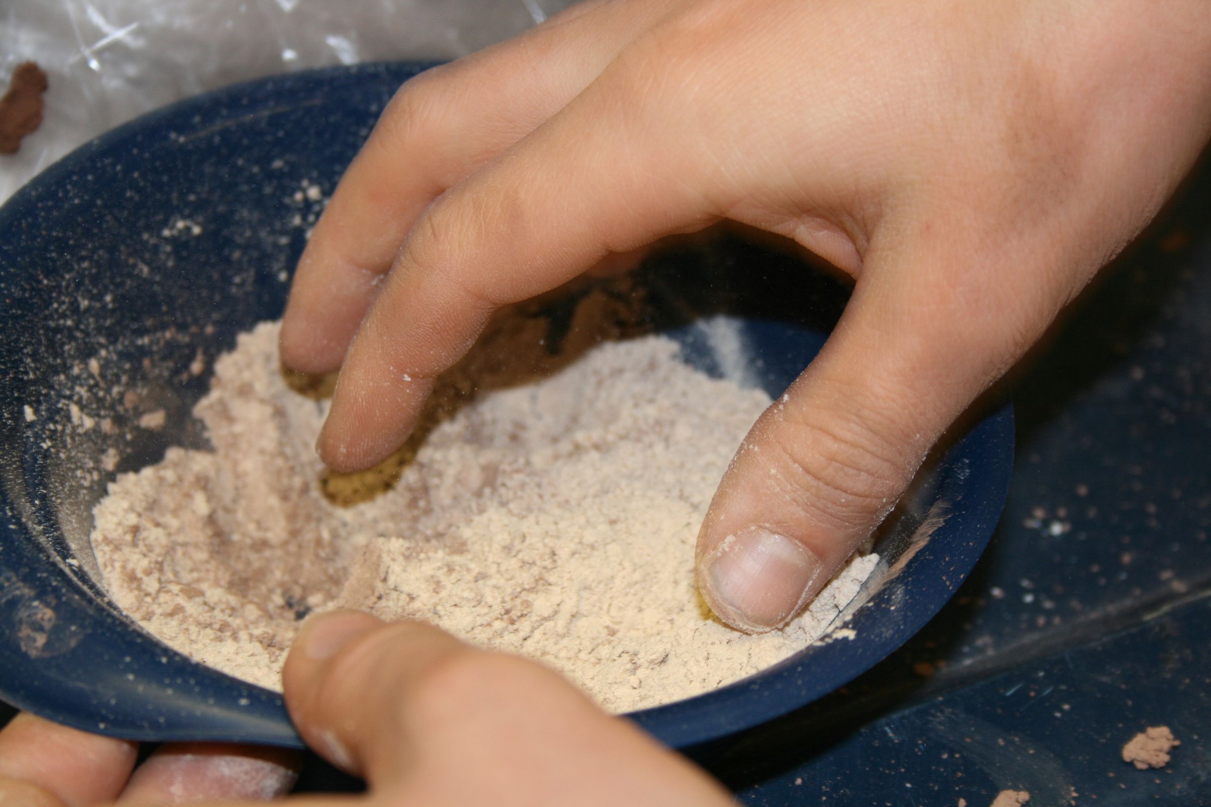 Clay-Sawdust Water Filters : 6 Steps (with Pictures) - Instructables