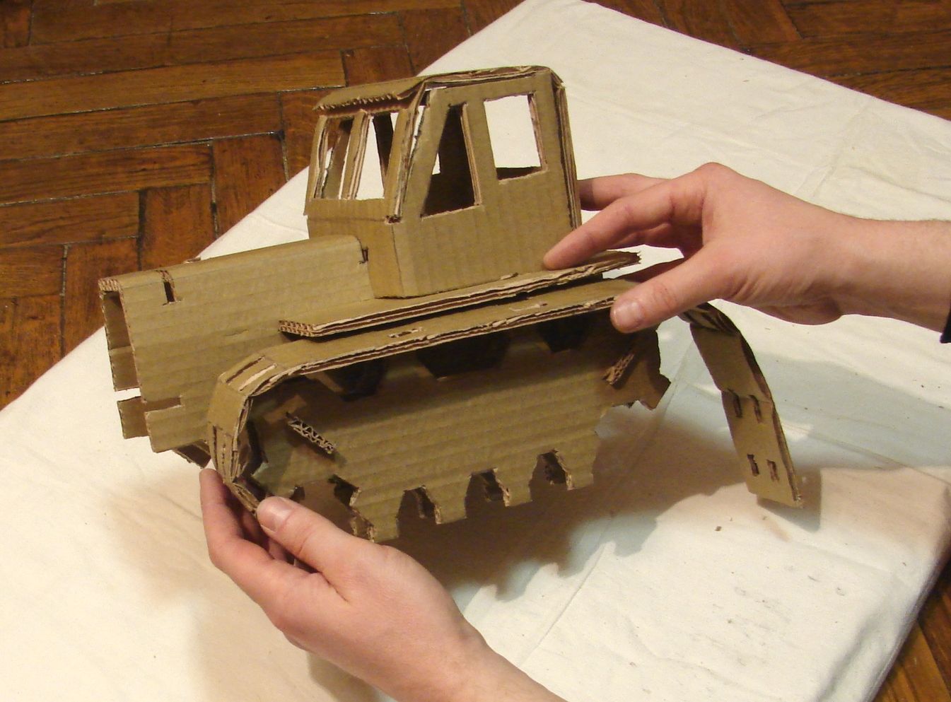 Tractor-cardboarder : 16 Steps (with Pictures) - Instructables
