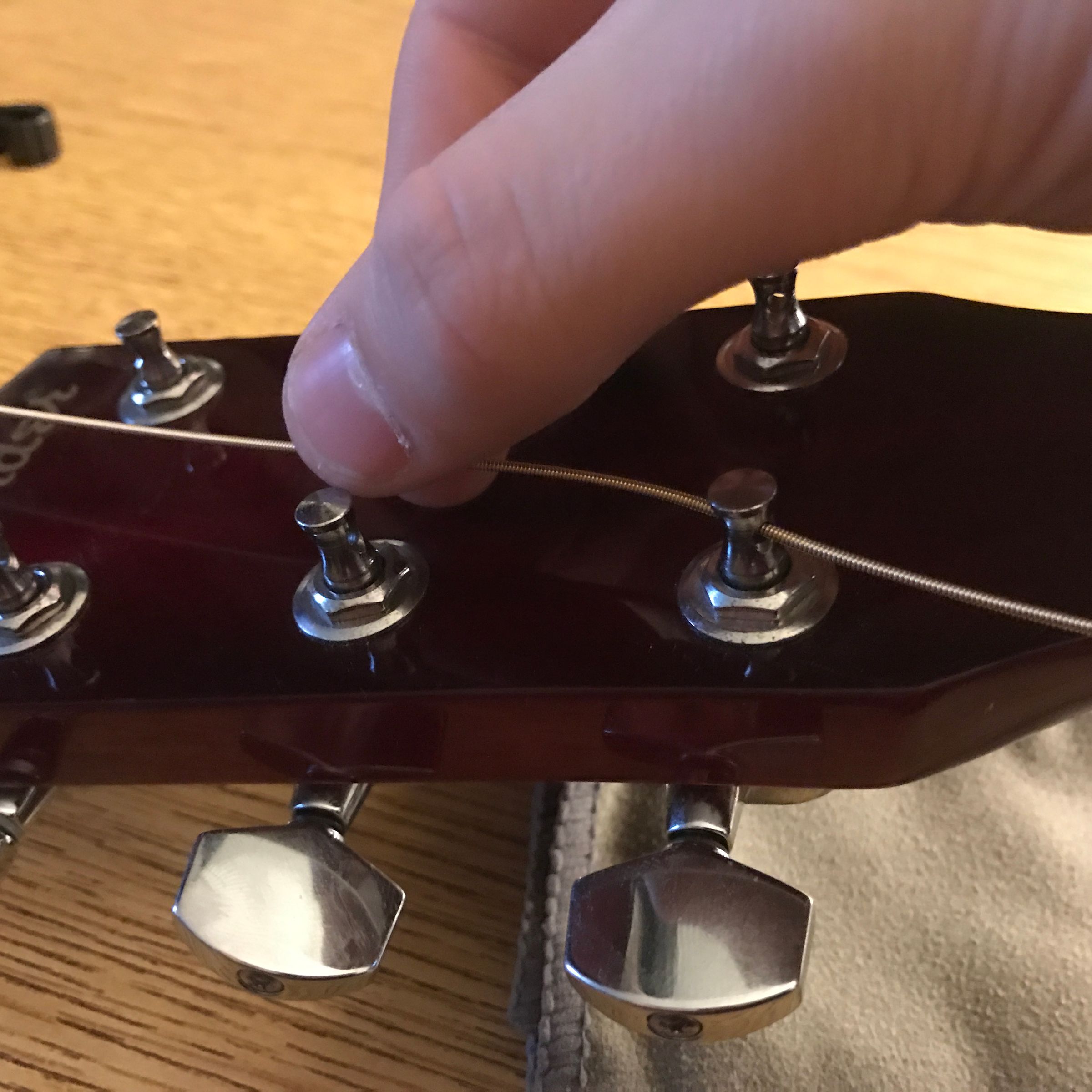 How to String a Steel-String Acoustic Guitar : 11 Steps (with Pictures ...