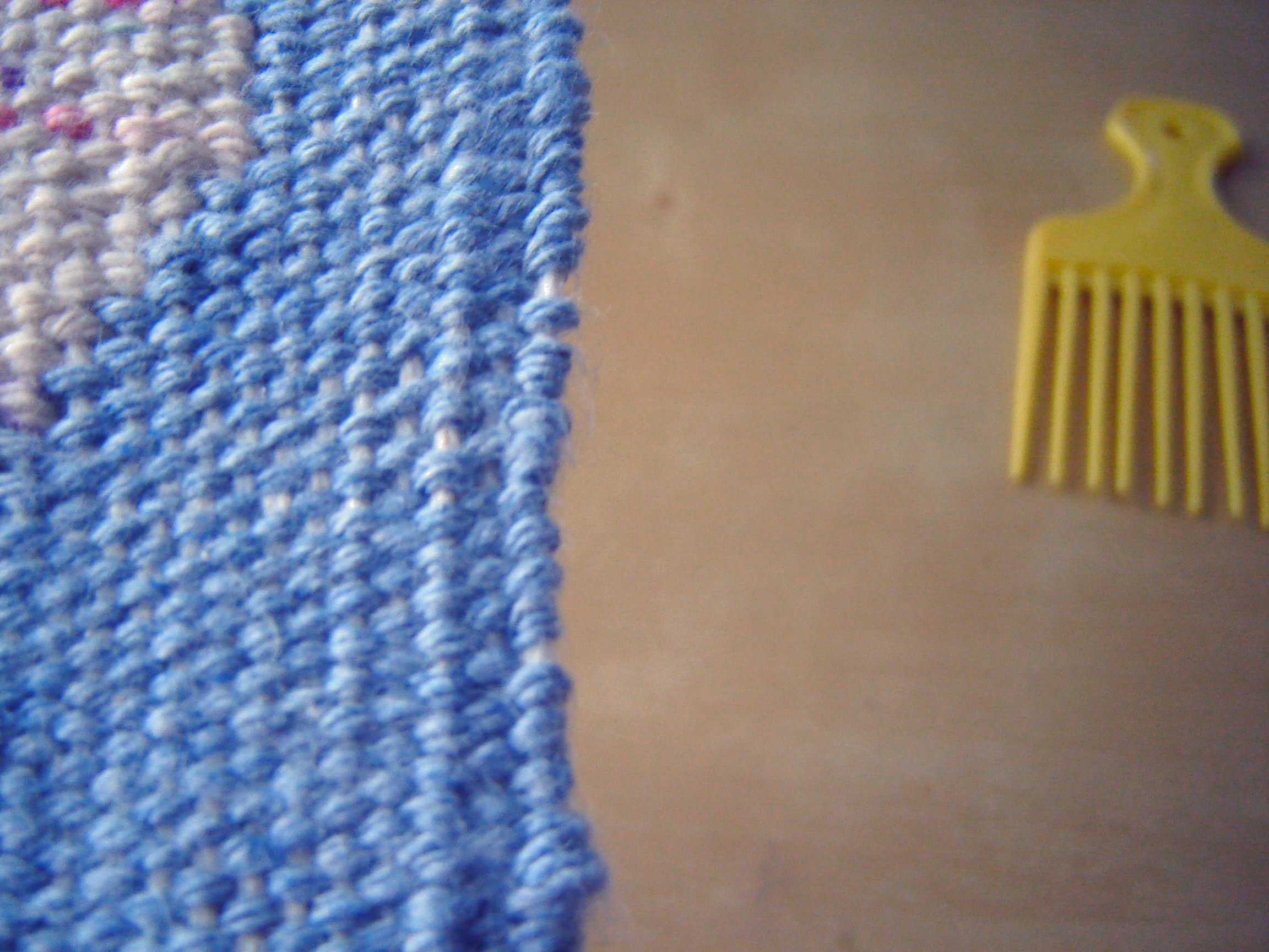 How to Weave on a Frame Loom : 8 Steps (with Pictures) - Instructables