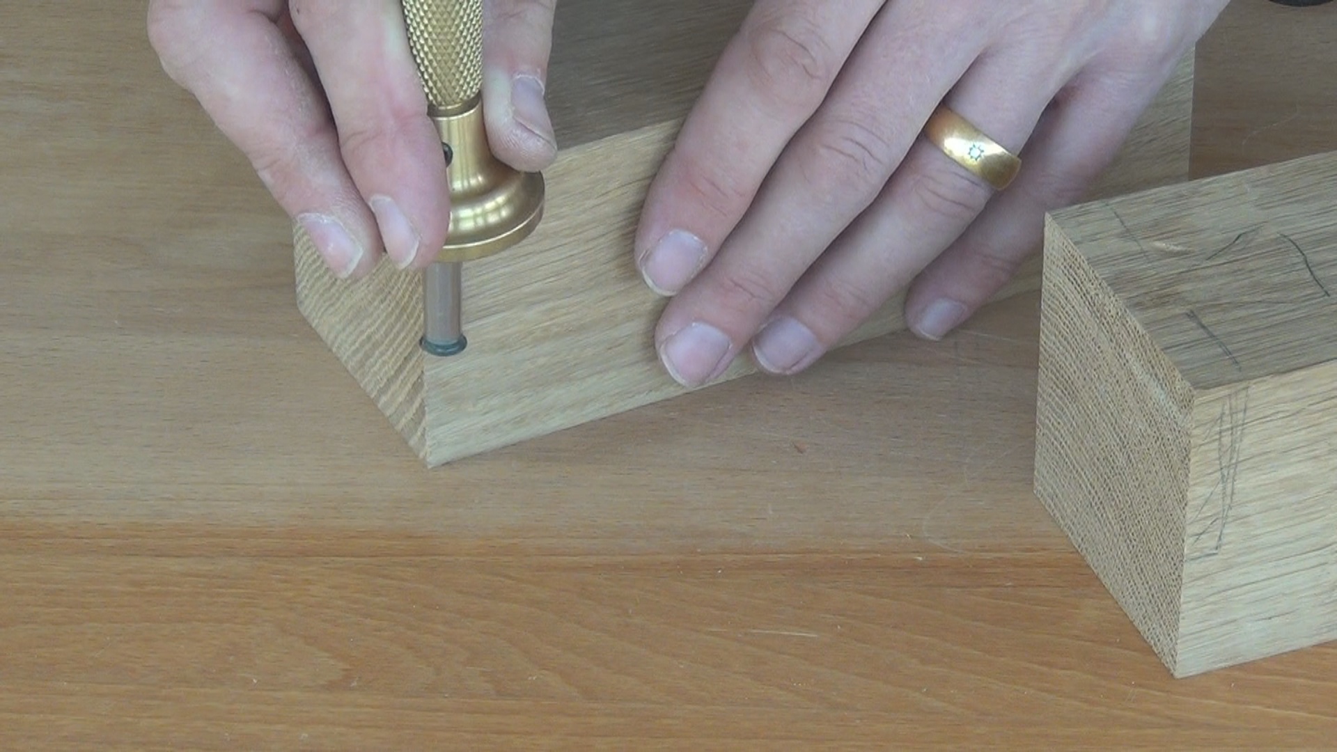 Cut a Stepped Dovetail Splice (Koshikake Aritsugi) : 7 Steps (with ...