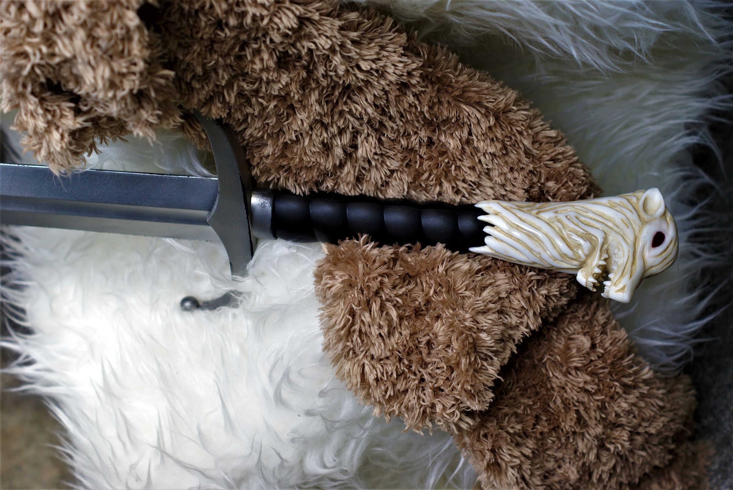 Resin Casting Jon Snow's Longclaw Direwolf Pommel : 15 Steps (with ...