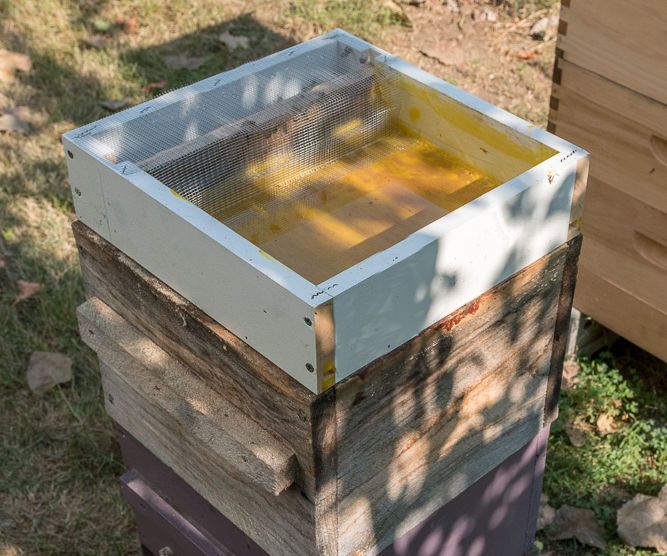 No Drowning, Hive-Top Feeder : 7 Steps (with Pictures) - Instructables