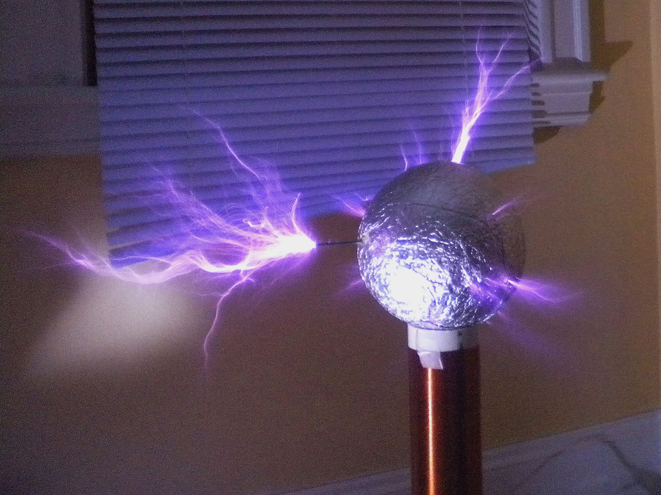 How to Build a Spark Gap Tesla Coil (SGTC) : 10 Steps (with Pictures ...