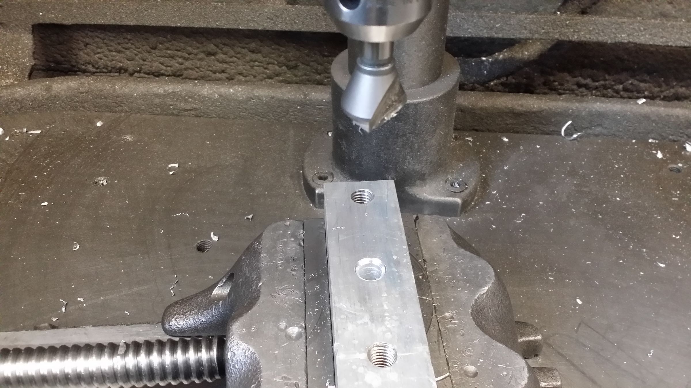 Tapping a Straight Hole With the Aid of a Drill Press : 7 Steps (with ...