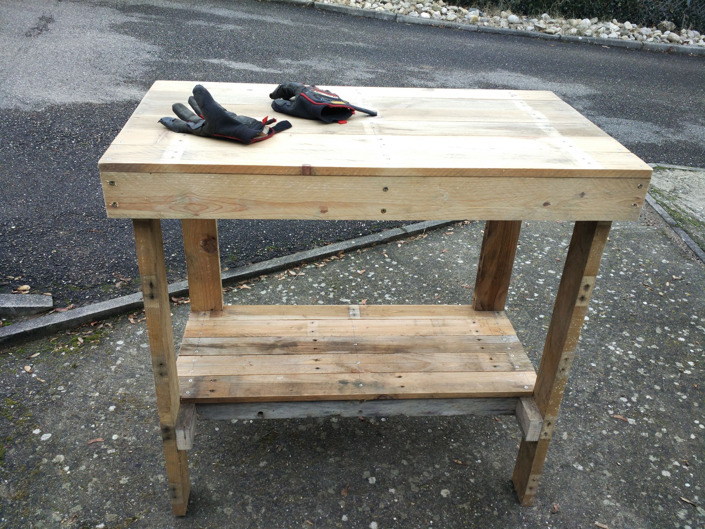 Pallet Workbench : 7 Steps (with Pictures) - Instructables