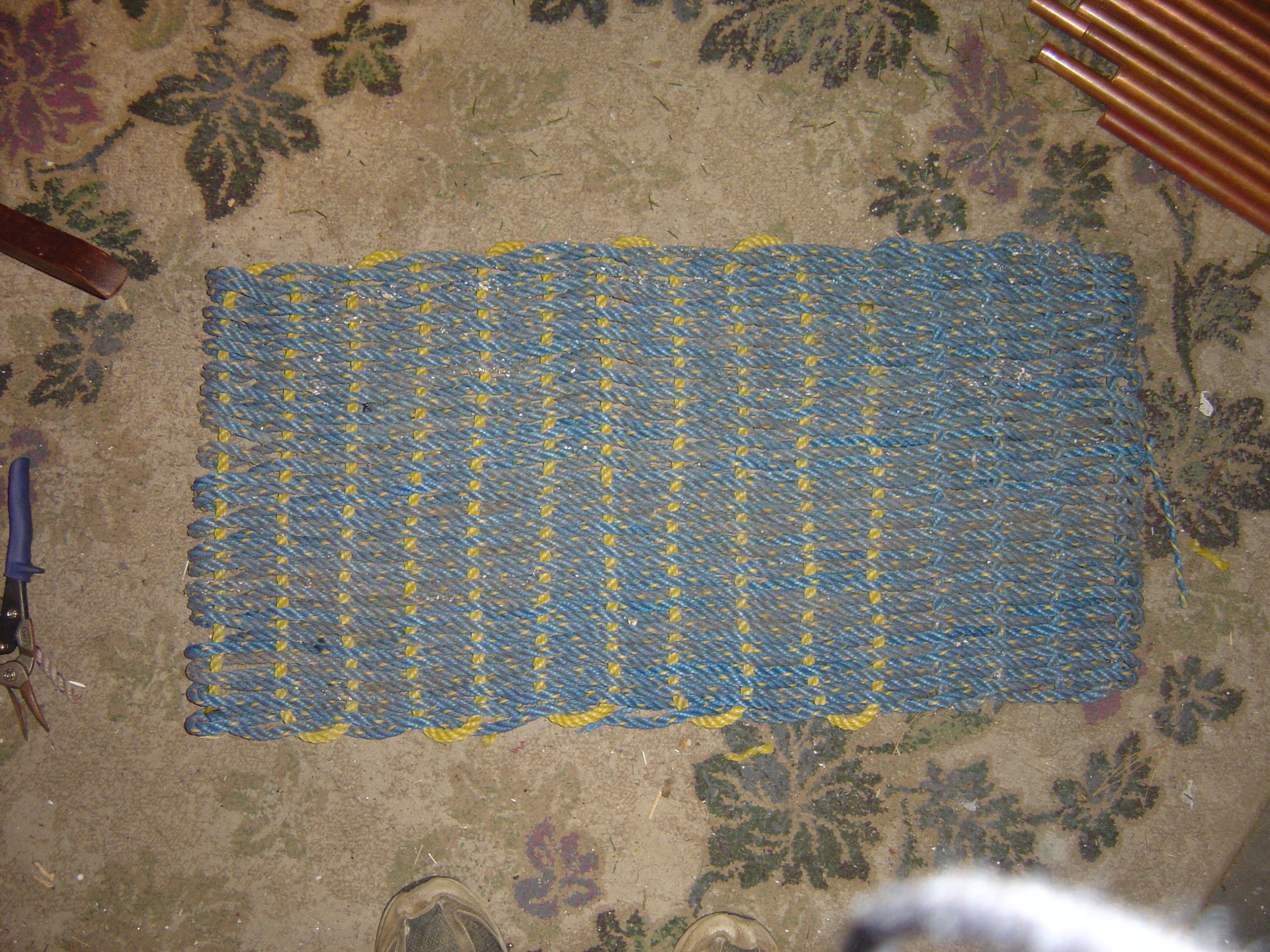 How to Make a Doormat Out of Recycled ROPE! : 9 Steps - Instructables