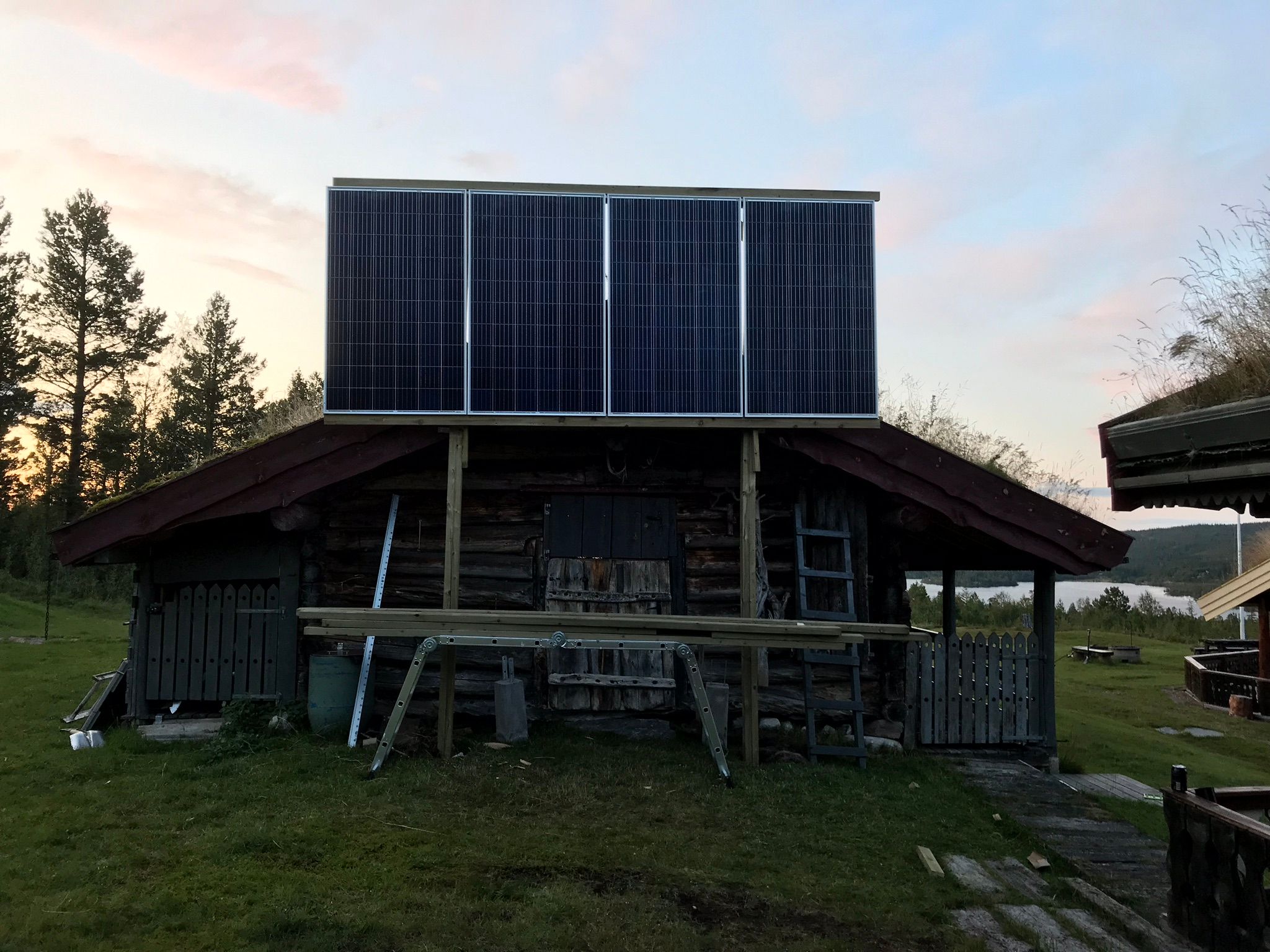 Large Solar Panel Wall Mount With Tilt : 4 Steps - Instructables