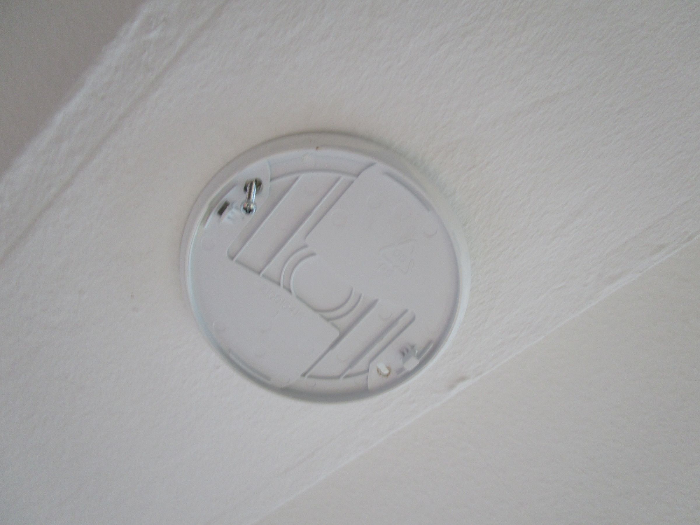 Smoke Detector Mount Bracket Repair : 3 Steps - Instructables