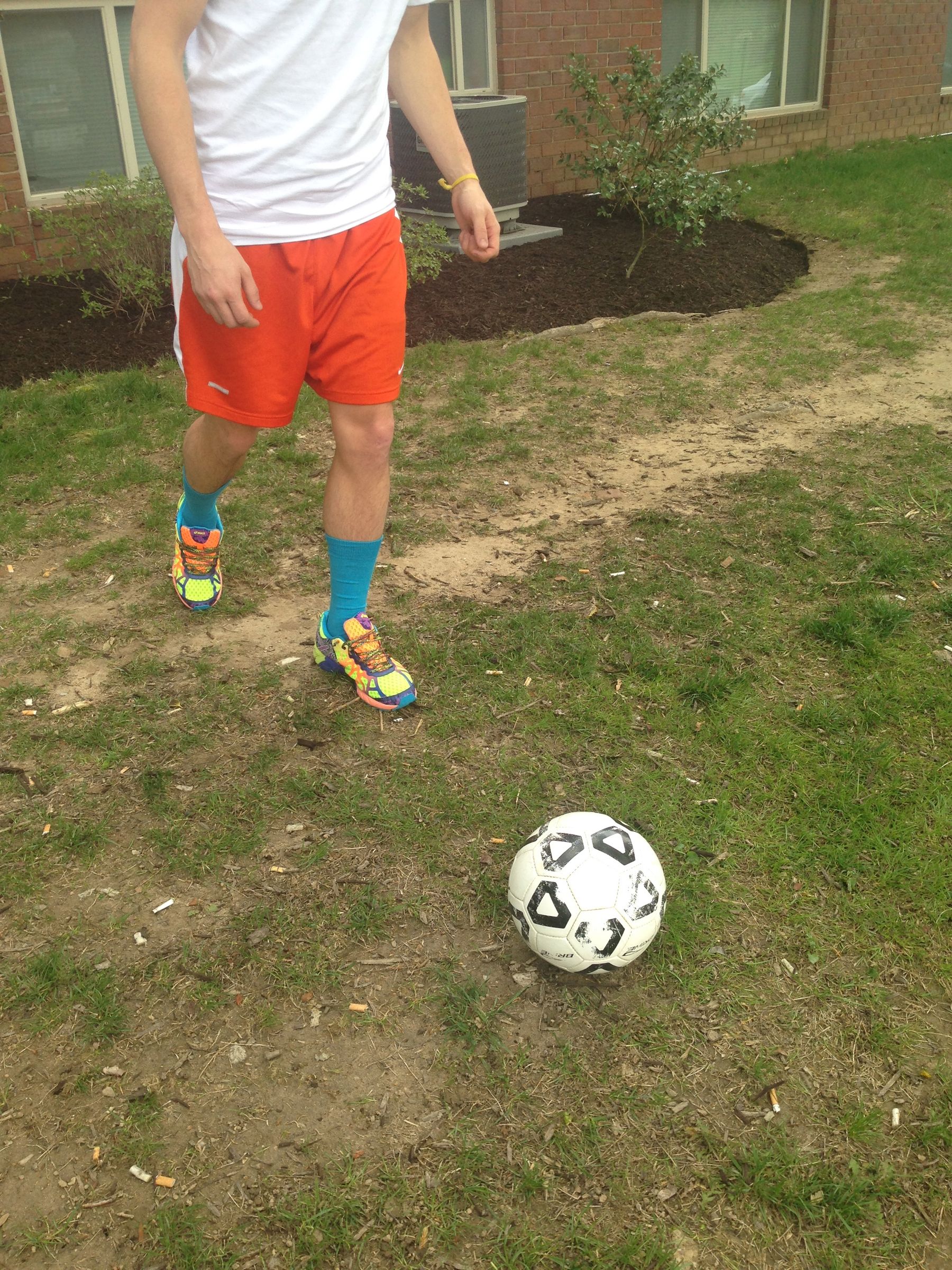 How to Kick a Soccer Ball : 5 Steps - Instructables
