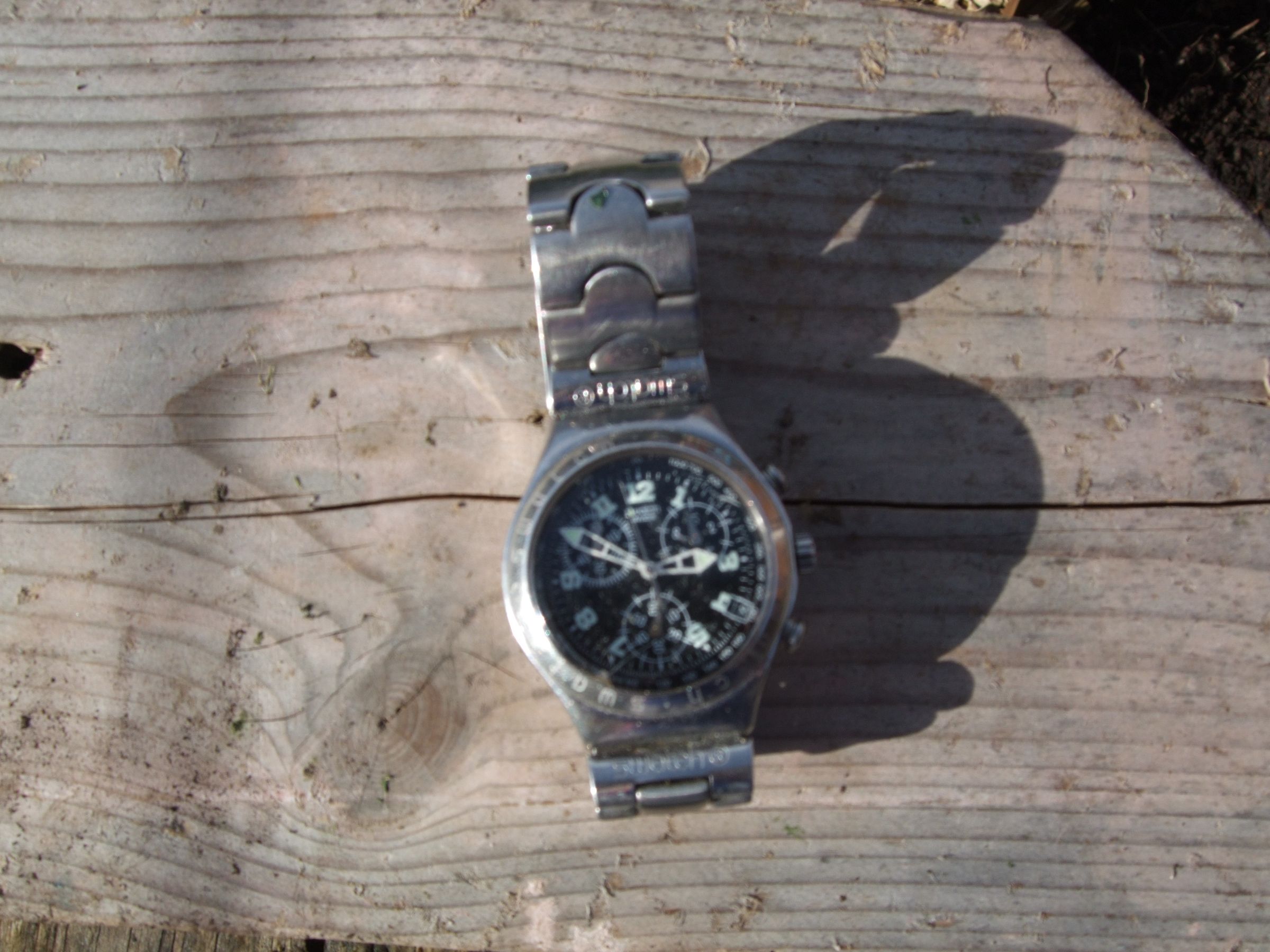 Finding North Using a Watch (Northern Hemisphere) (with Pictures ...