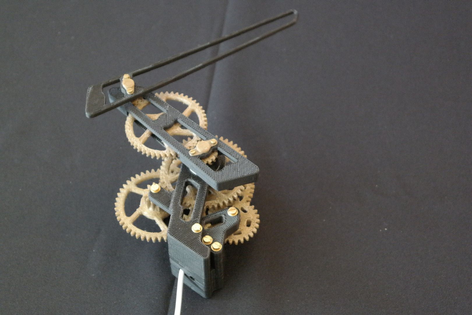 Hand in Hand Skeleton Clock : 11 Steps (with Pictures) - Instructables