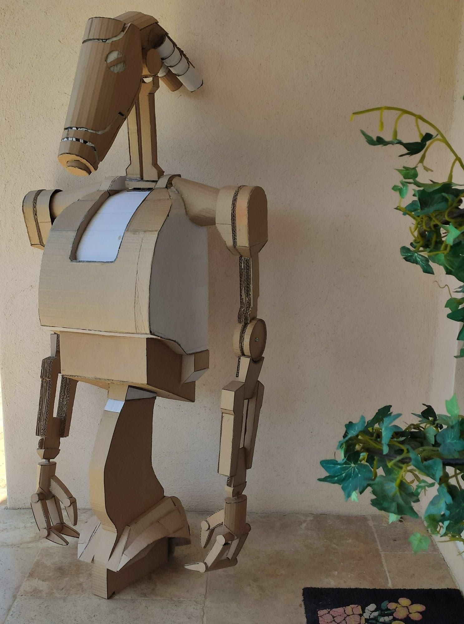 Cardboard Lifesize Battle Droid From Star Wars : 5 Steps - Instructables