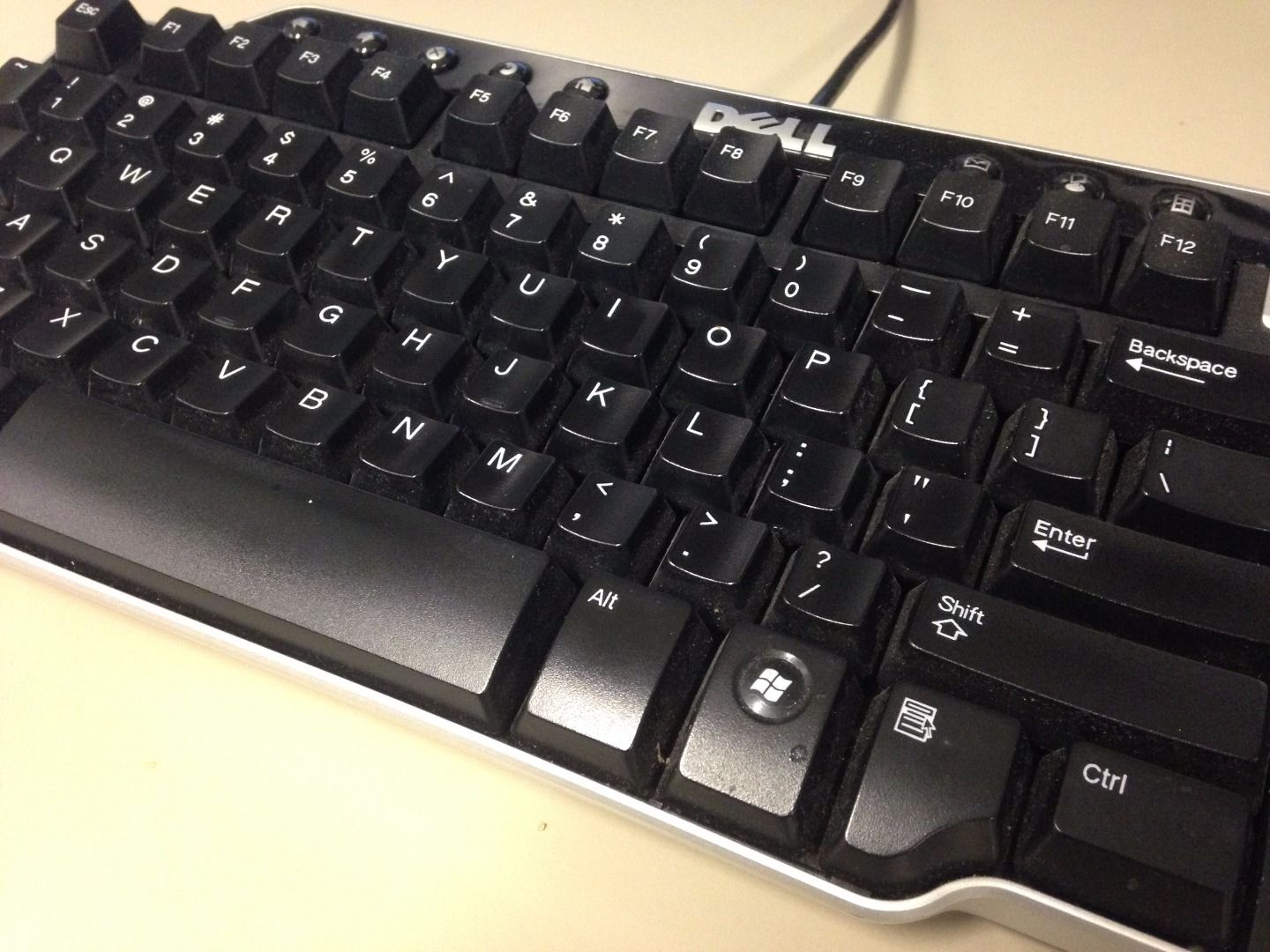 Simple Computer Cables and Wires Setup : 5 Steps - Instructables