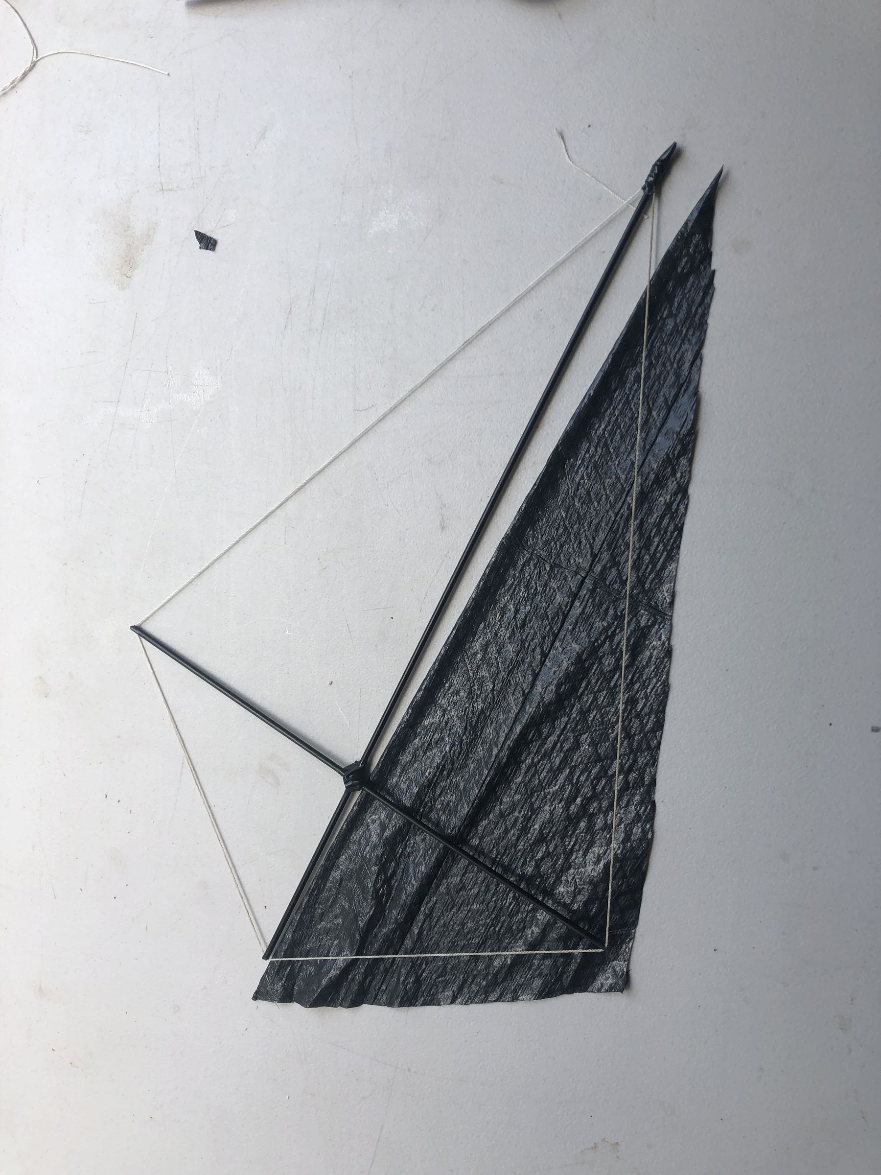 How to Make a Basic Kite : 7 Steps (with Pictures) - Instructables