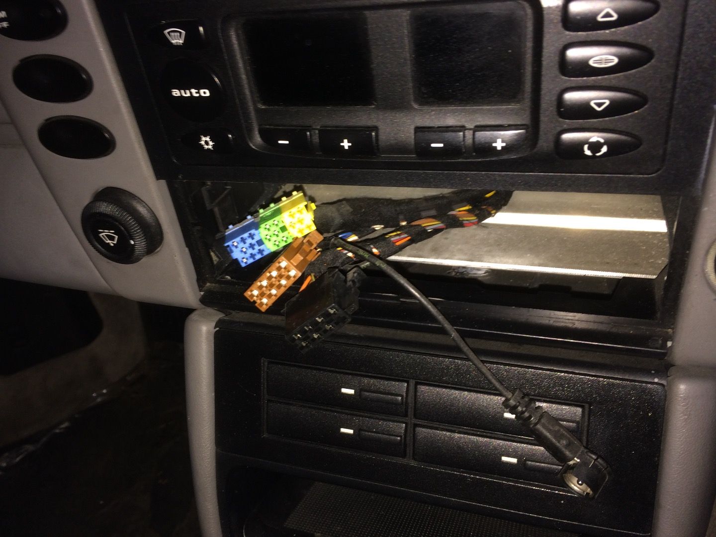 Porsche Radio Installation : 14 Steps - Instructables