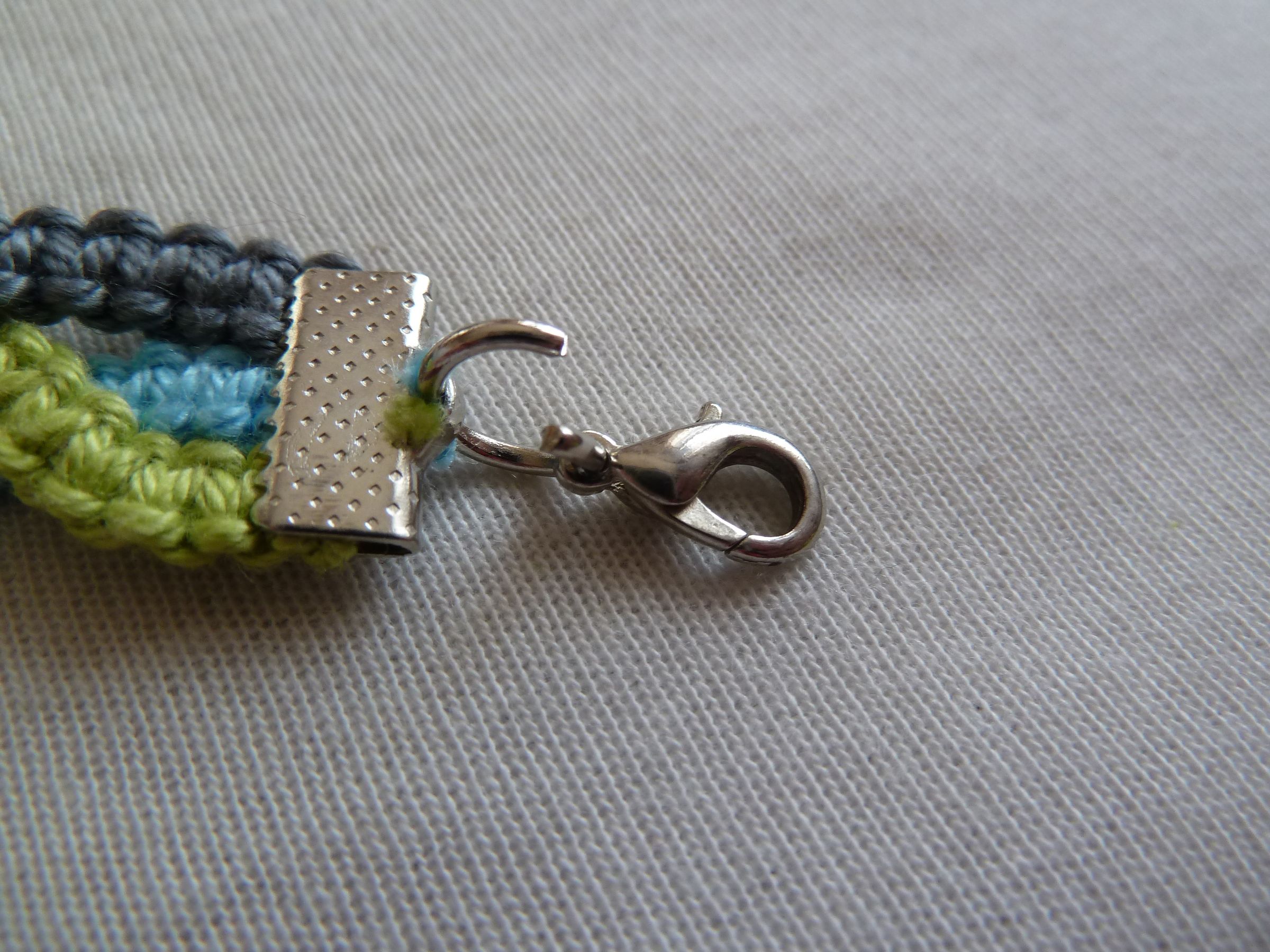 Braided Macrame Bracelet : 14 Steps (with Pictures) - Instructables