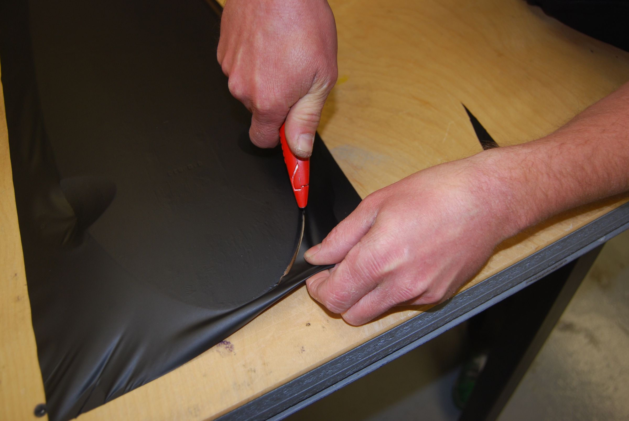 Applying Vinyl to Curved Surfaces : 4 Steps (with Pictures) - Instructables